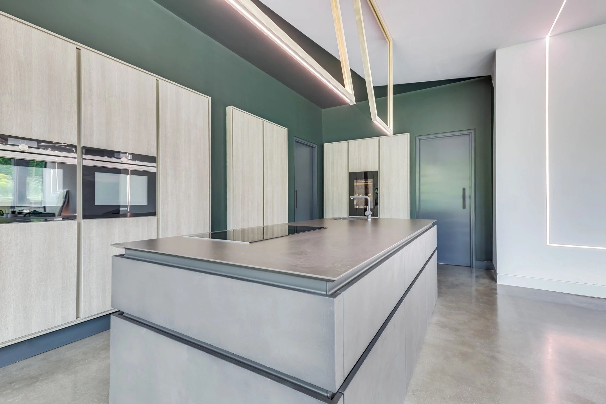 Light Wood Handleless Kitchen in Hertfordshire | Silke by Urban Interior