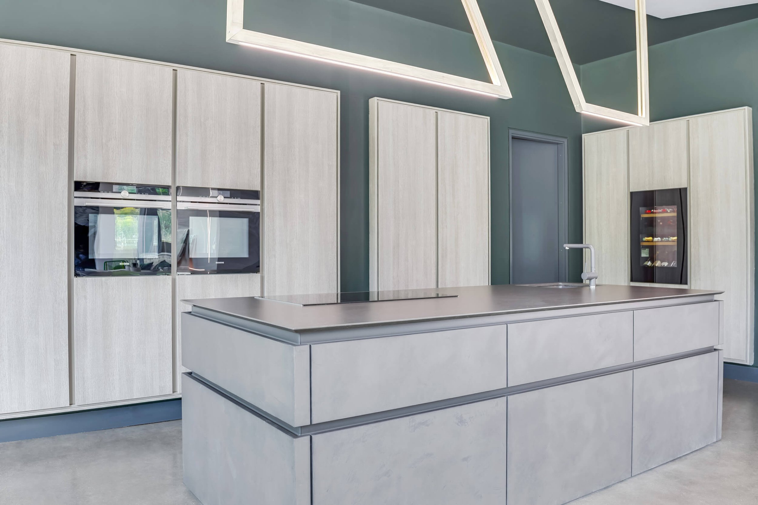 Light Wood Handleless Kitchen in Hertfordshire | Silke by Urban Interior