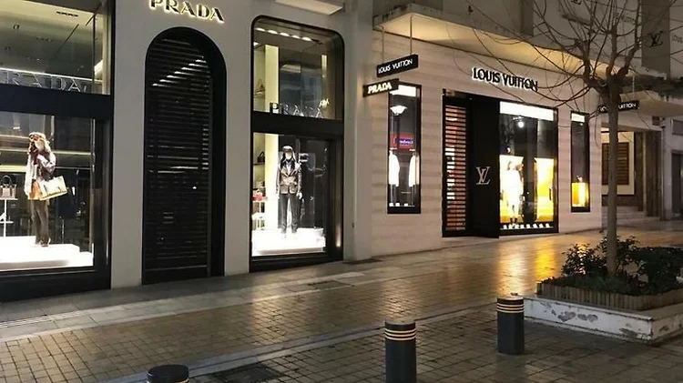 Athens' Best Shopping Areas for Students: From Bargains to Boutiques ...