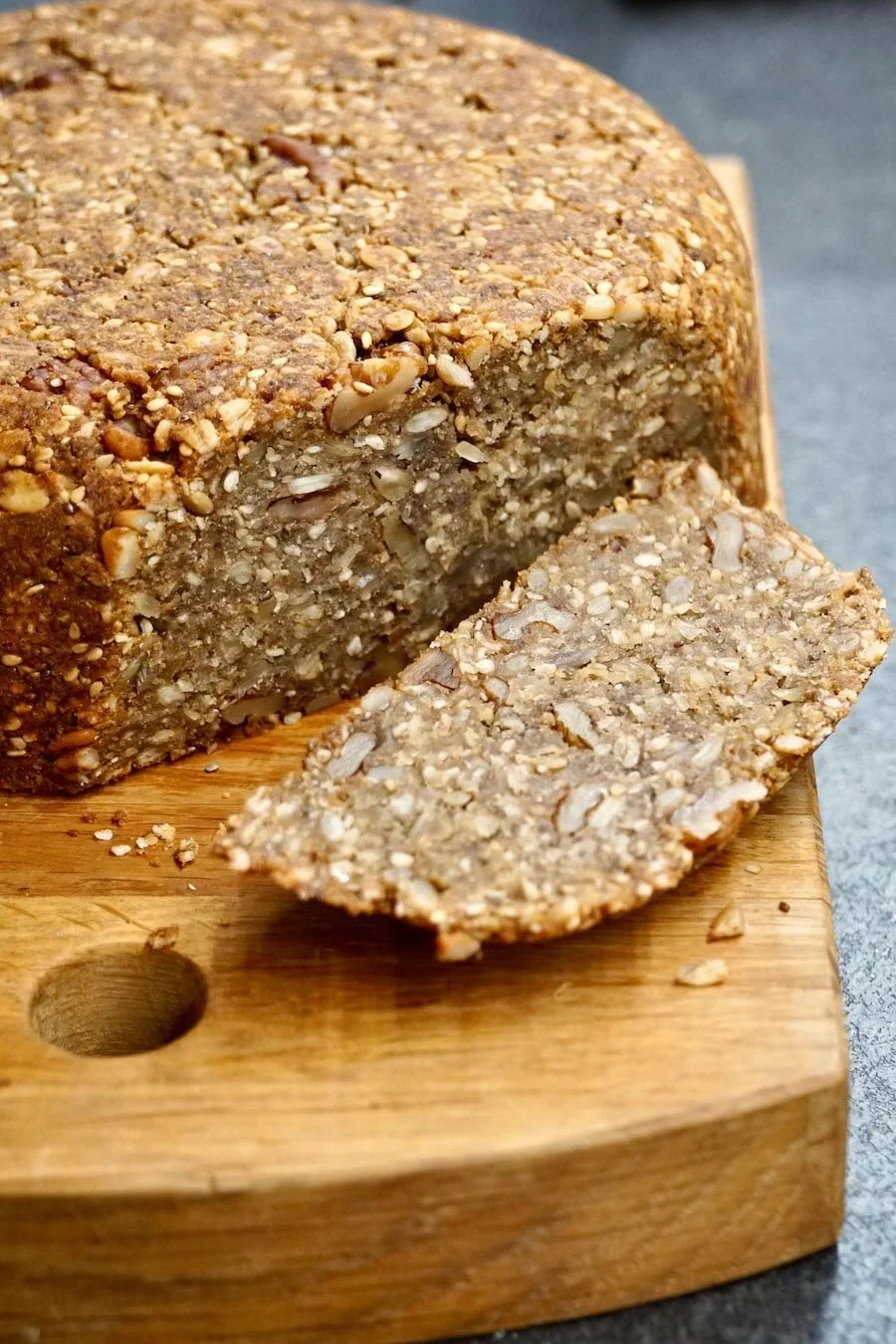 Gluteeniton saksanpähkinä-kauraleipä — Gurmee.net