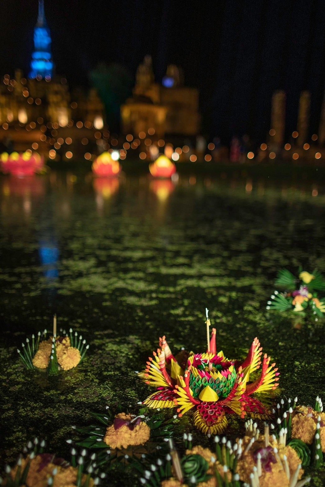 Loy Krathong Lantern Festival and YiPeng and YeePing Chiang Mai — Teach ...