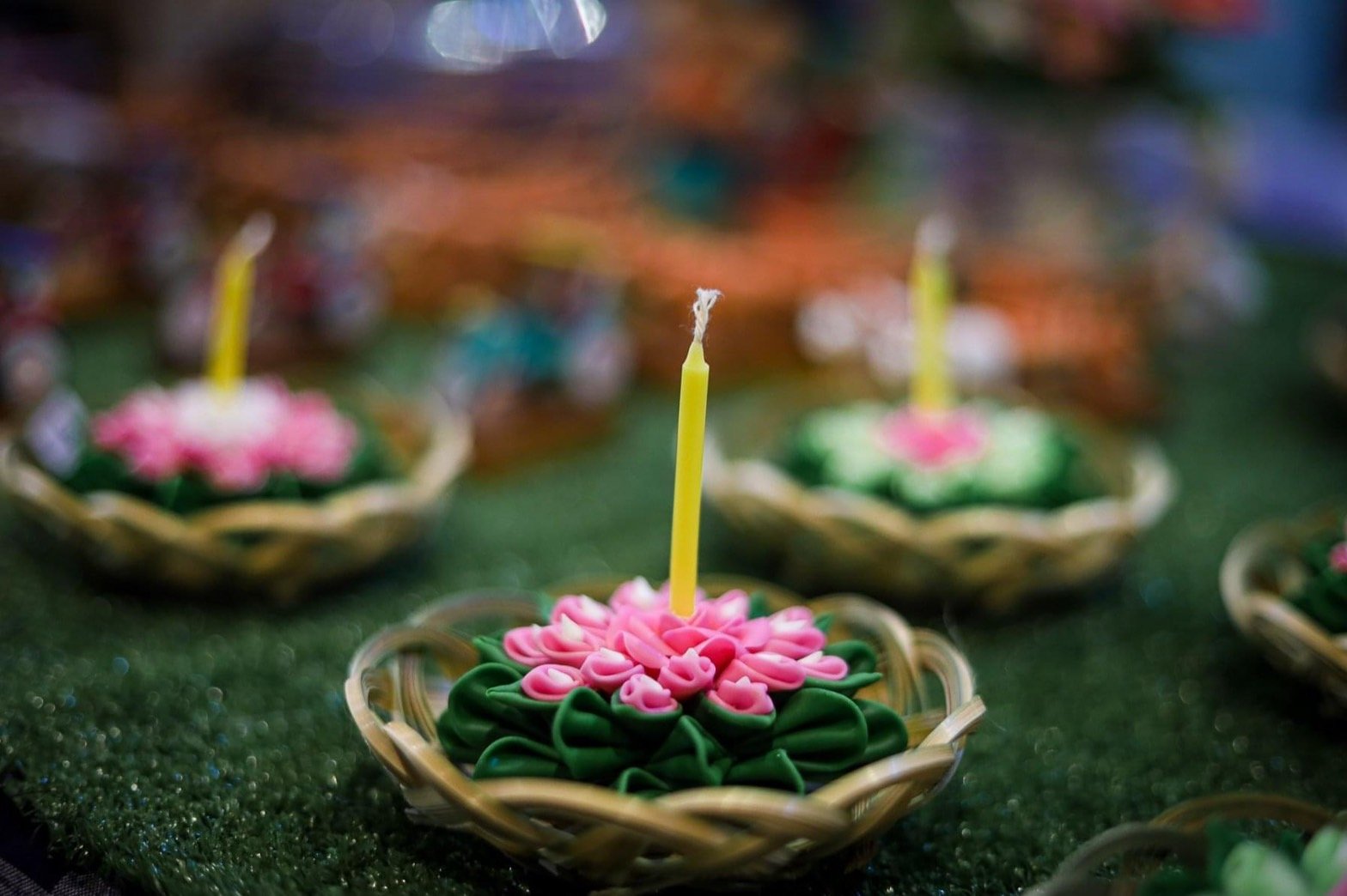 Loy Krathong Lantern Festival and YiPeng and YeePing Chiang Mai — Teach ...