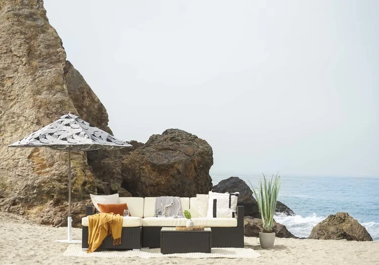 LEE LEVY - EXTERIOR — LEE LEVY