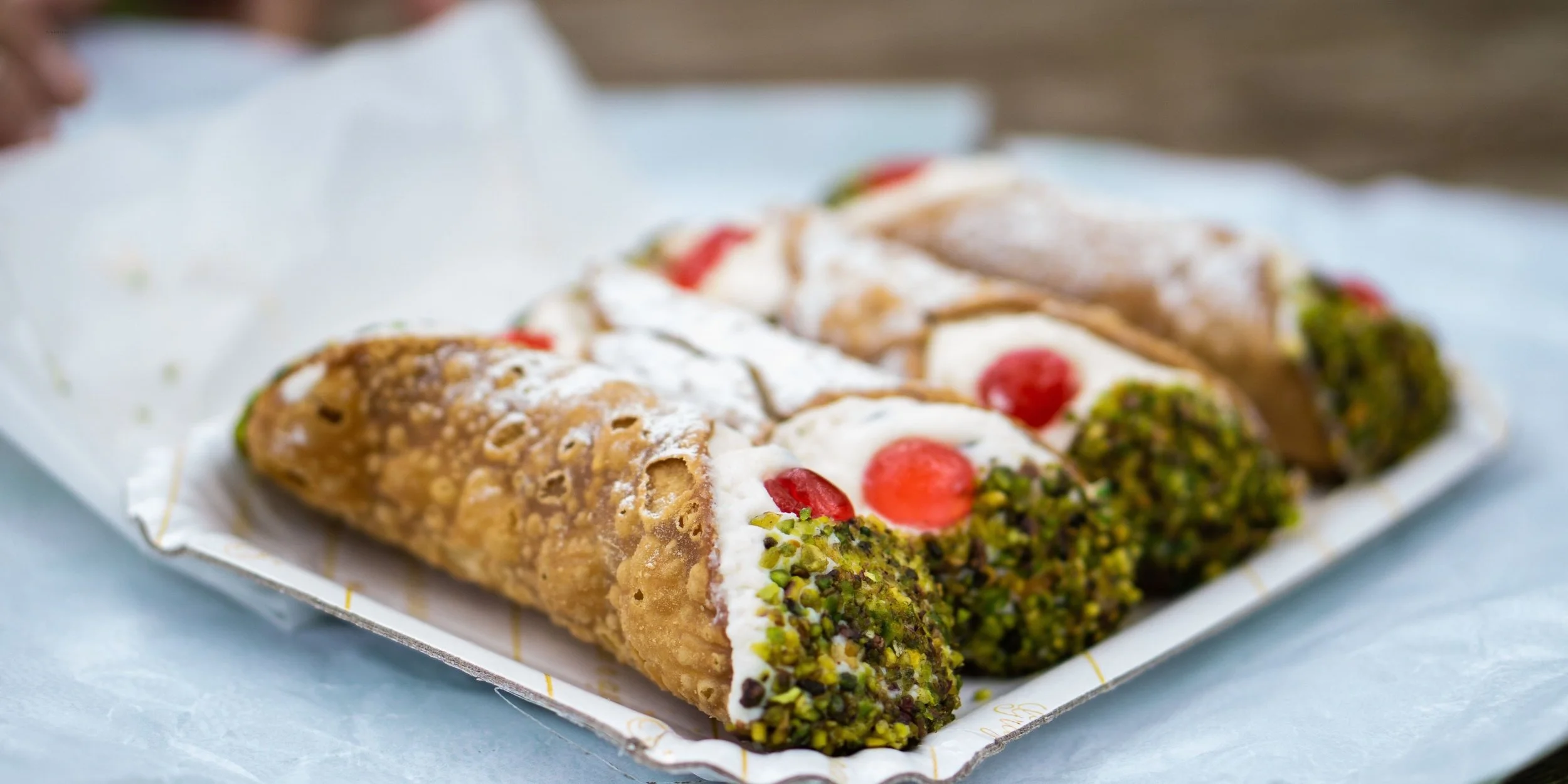 Cannoli (Package of 7) — Giovanni's Tiramisu