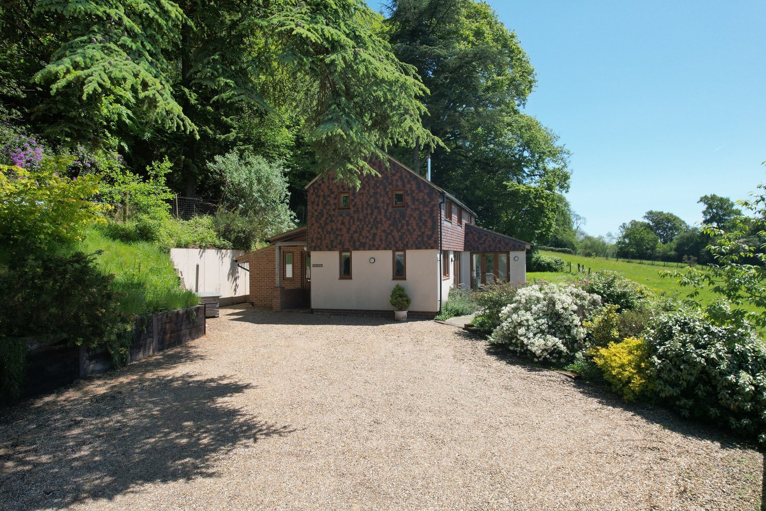 Holly Cottage — Surrey Hills Holiday Cottages