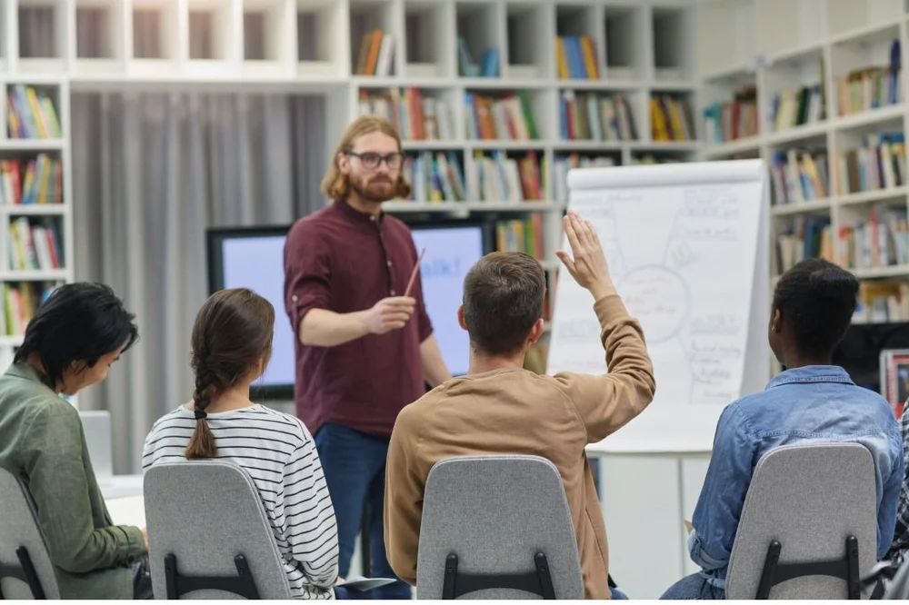 How to Plan a Successful Lunch and Learn at Your School — Books & Bytes ...