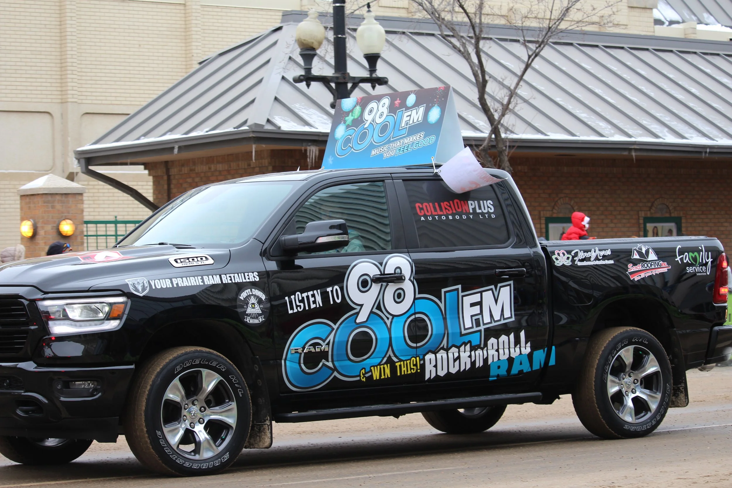 2021 Parade Photos — SASKATOON SANTA CLAUS PARADE