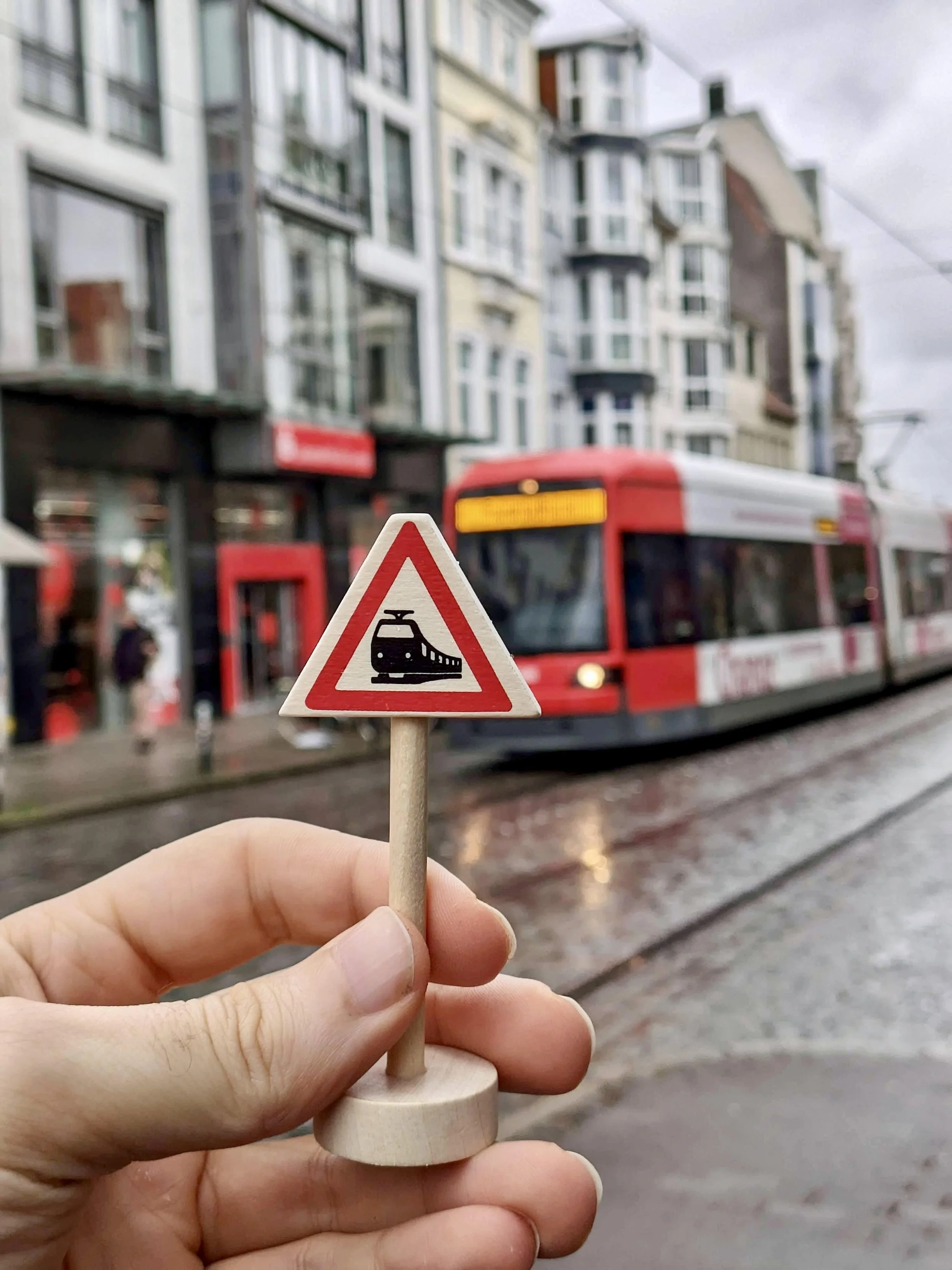 How to Buy the 49 Euro / Deutschland-Ticket + Take Regional Rail in ...