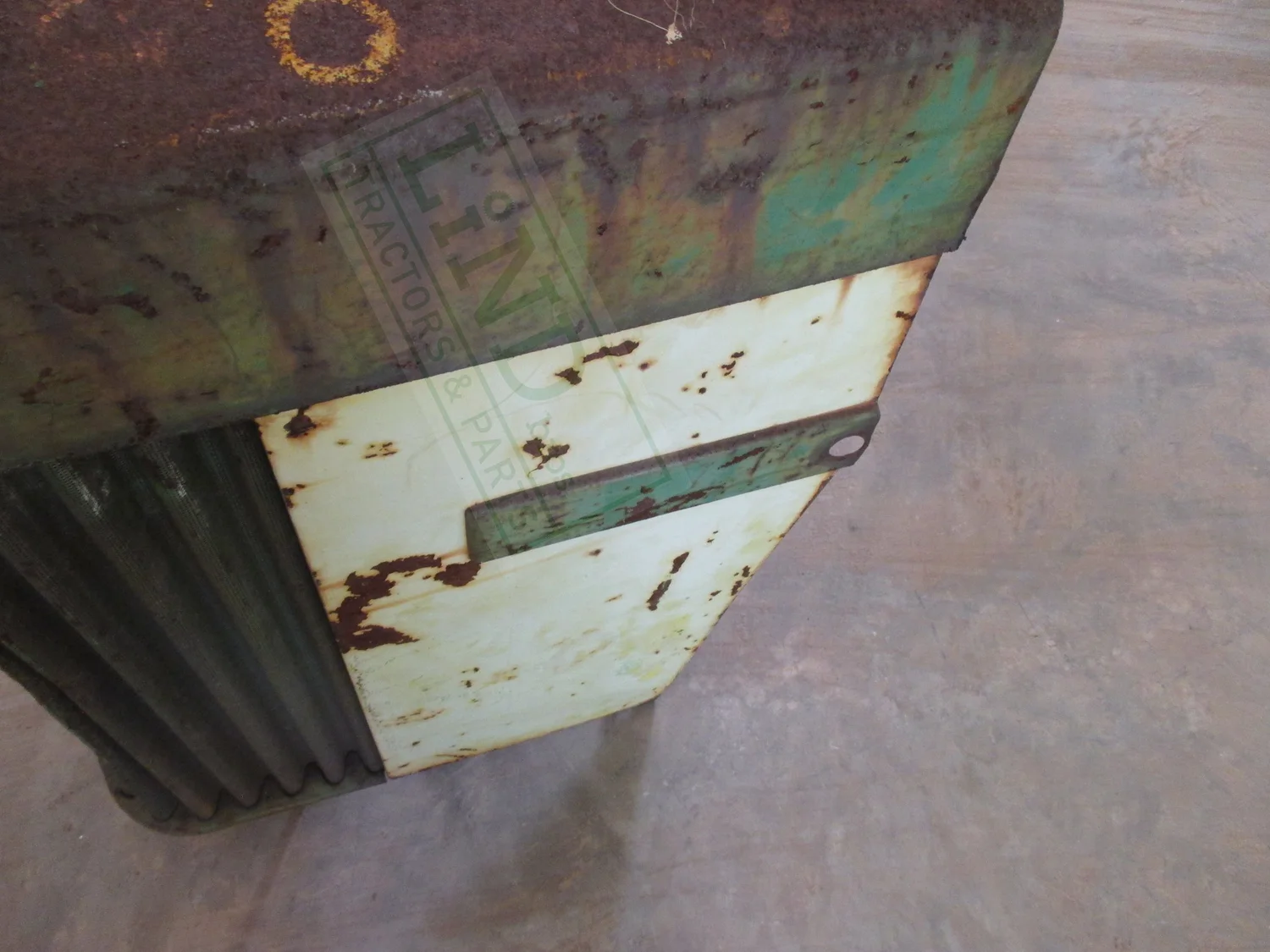 60 Front Nose — Lind Bros Tractor & Parts
