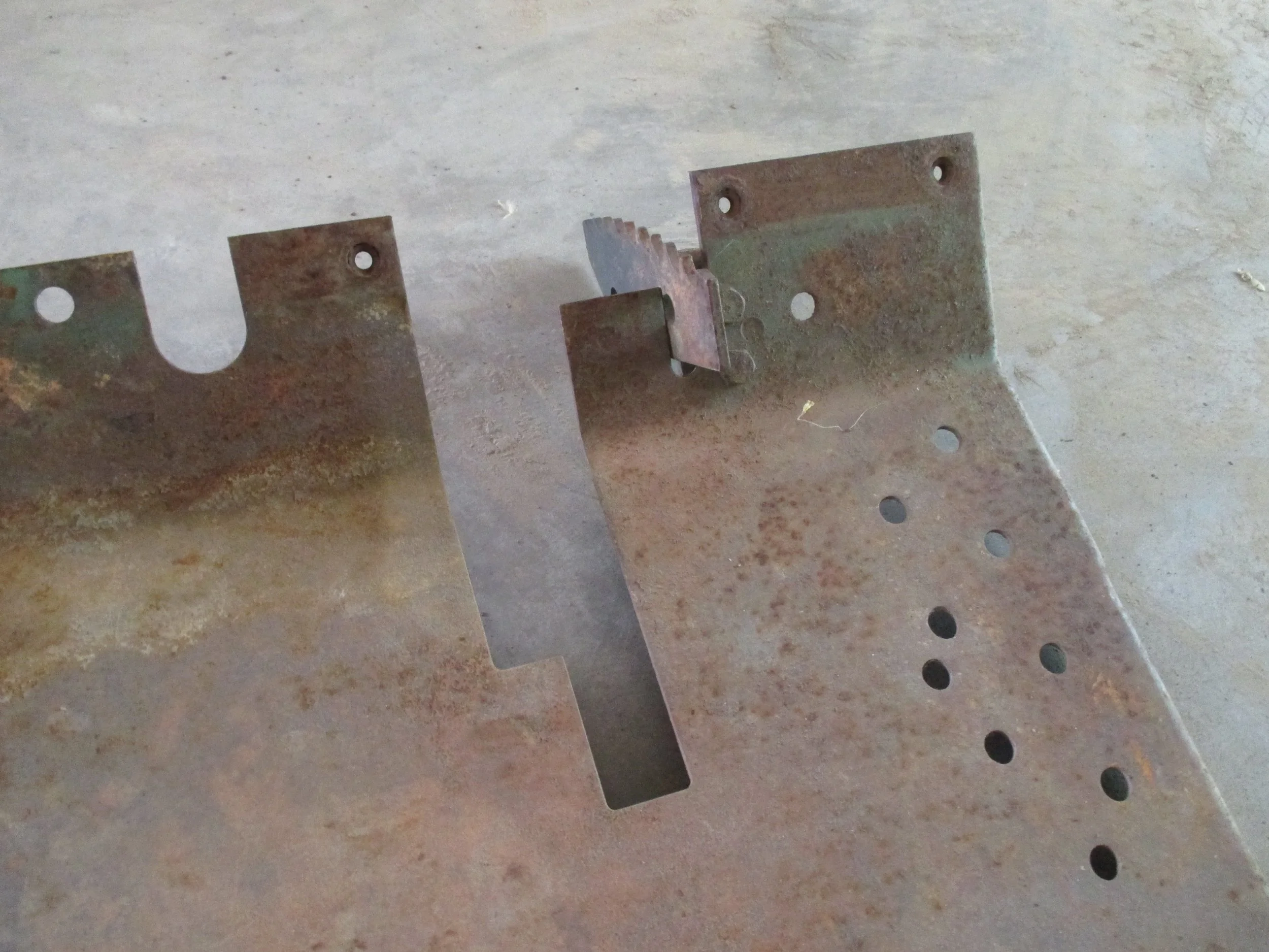Platform Fenders — Lind Bros Tractor & Parts