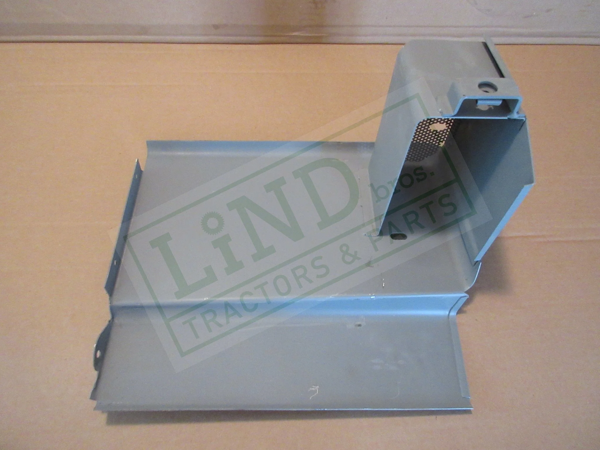 Complete Battery Box for John Deere 320 40 420 — Lind Bros Tractor & Parts