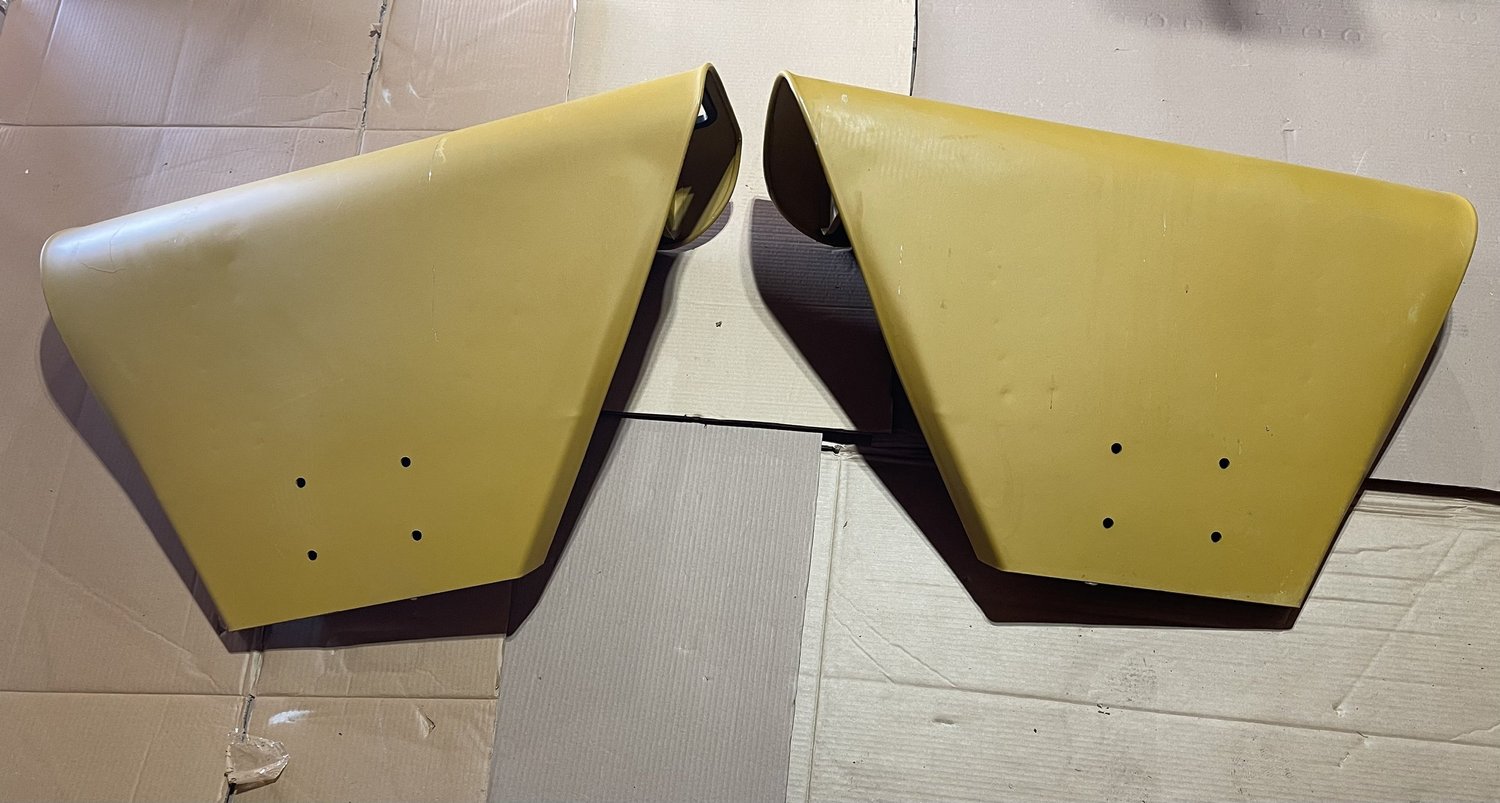 2 cyl Fenders — Lind Bros Tractor & Parts