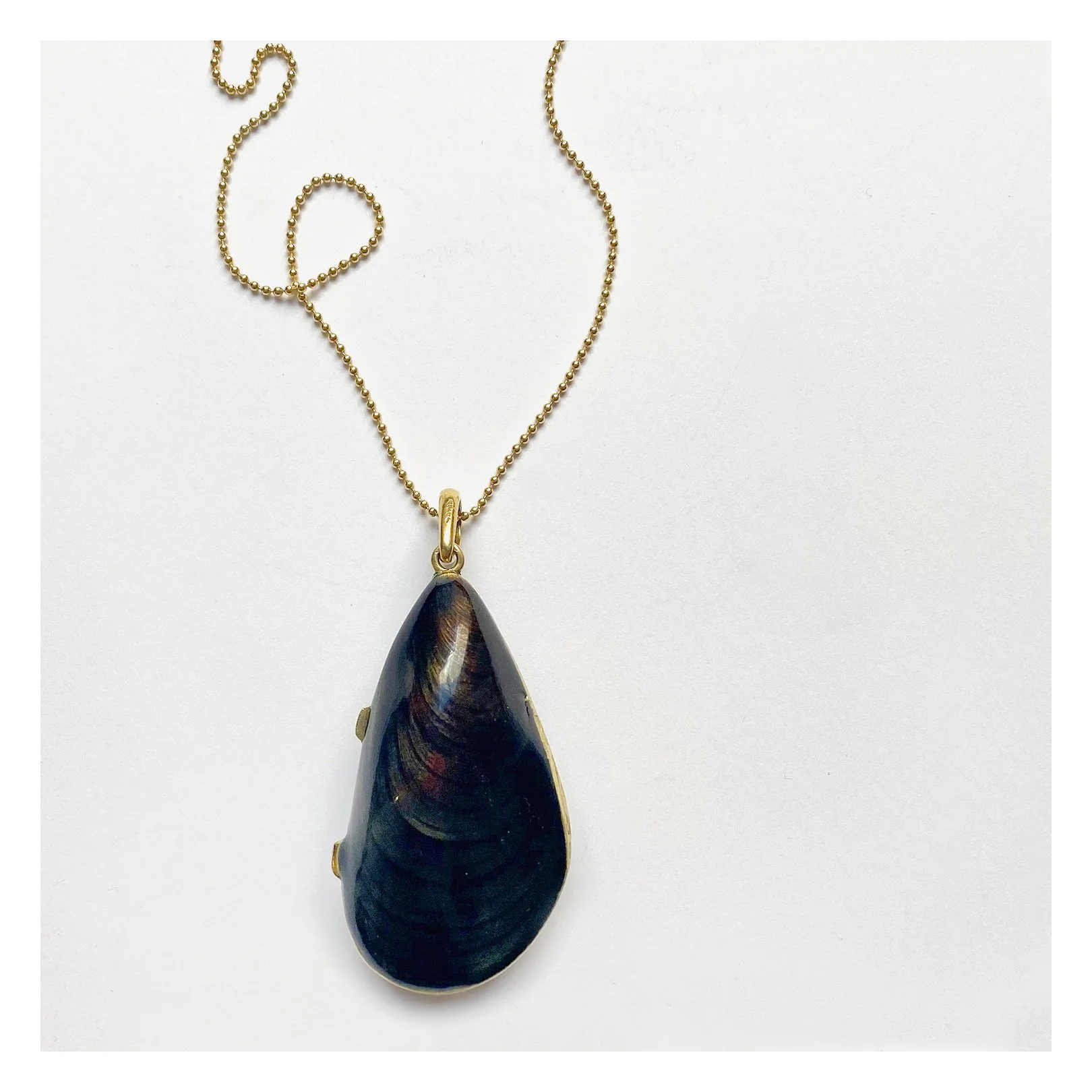 Necklaces & Pendants — DE VERA