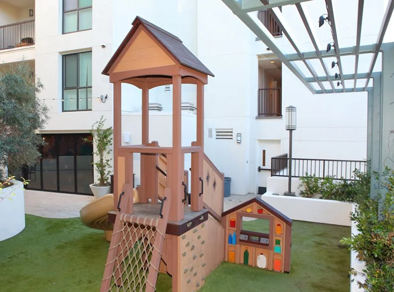 Missouri Place Play Structure - Barbara Butler Artist-Builder Inc.