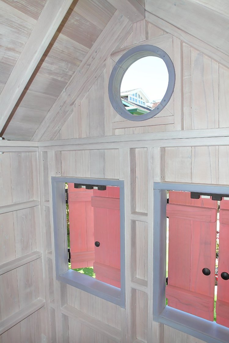Birdhouse Bungalow - Barbara Butler Artist-Builder Inc.