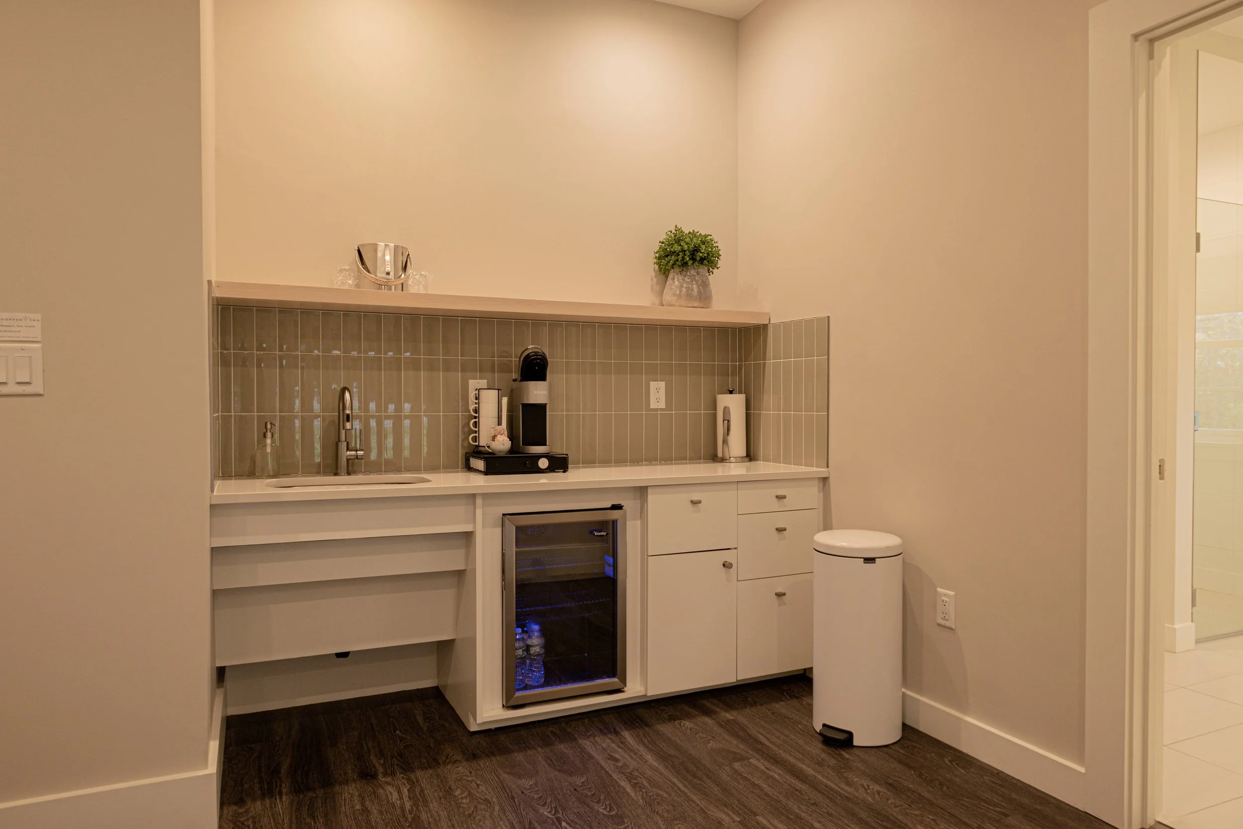 Amenities — grasshopper inn
