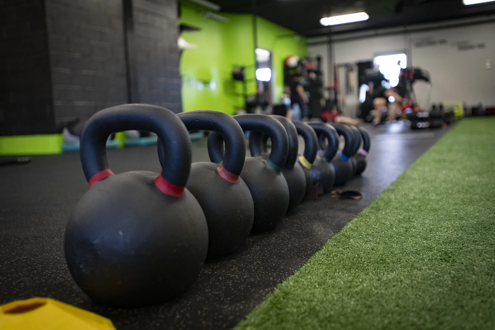 Kettlebells: What You Need to Transform Your Body and Everyday Life ...