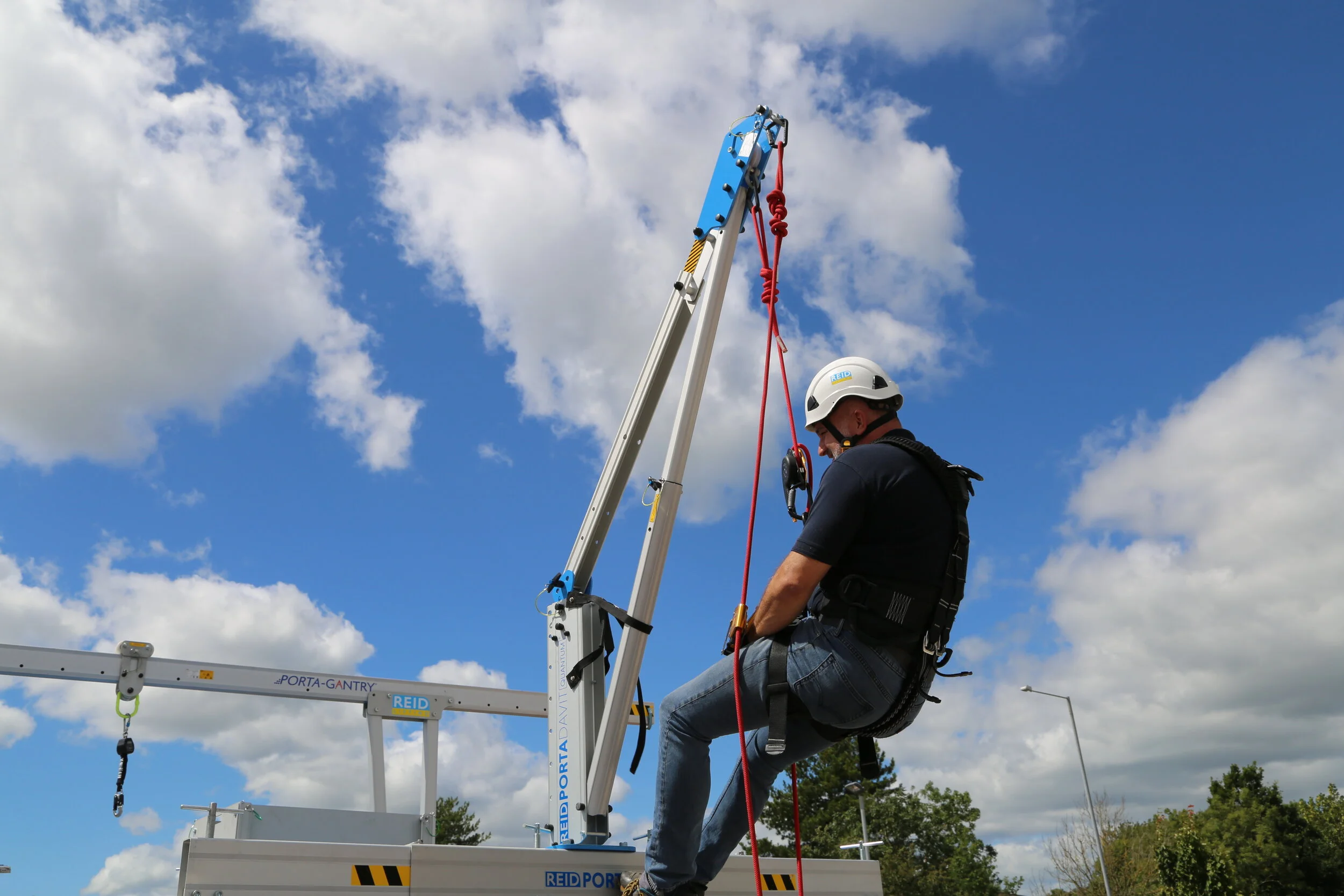 REID Lifting - PORTA DAVIT QUANTUM – Goods and Personnel Lifting, Fall ...