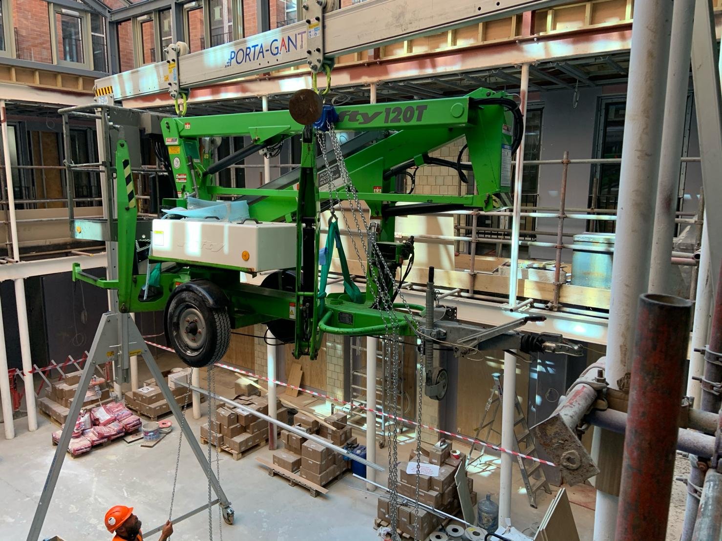 PORTA GANTRY – Goods and Personnel Lifting, Fall Arrest Aluminum Gantry ...