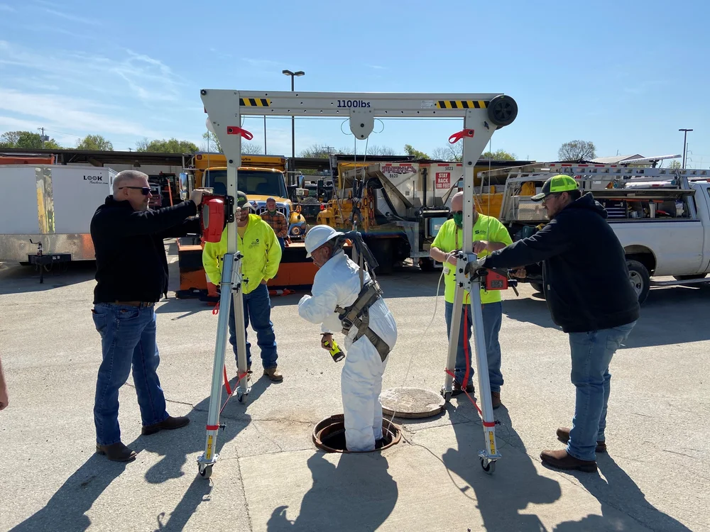 PORTA GANTRY RAPIDE – Goods and Personnel Lifting, Fall Arrest Aluminum ...