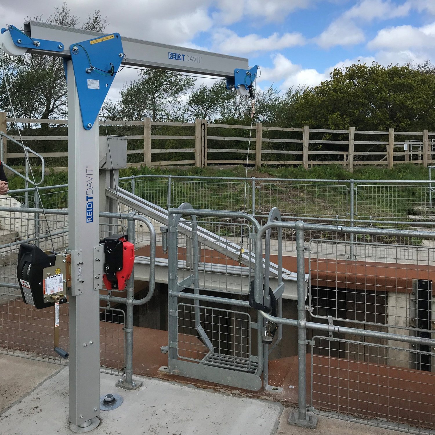 Portable T Davit TDDW for Working at Height | REID Lifting — REID ...