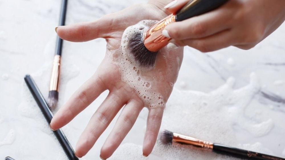 Clean Brushes, Clear Skin: Best Practices for Sanitizing Your Makeup ...
