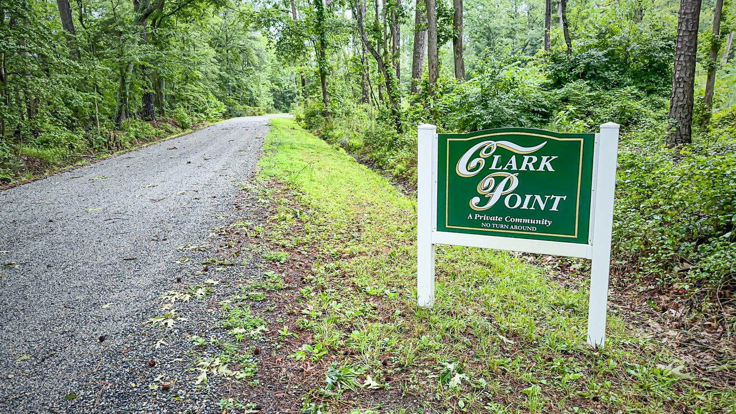 900 CLARK POINT DRIVE — CARTER REAL ESTATE