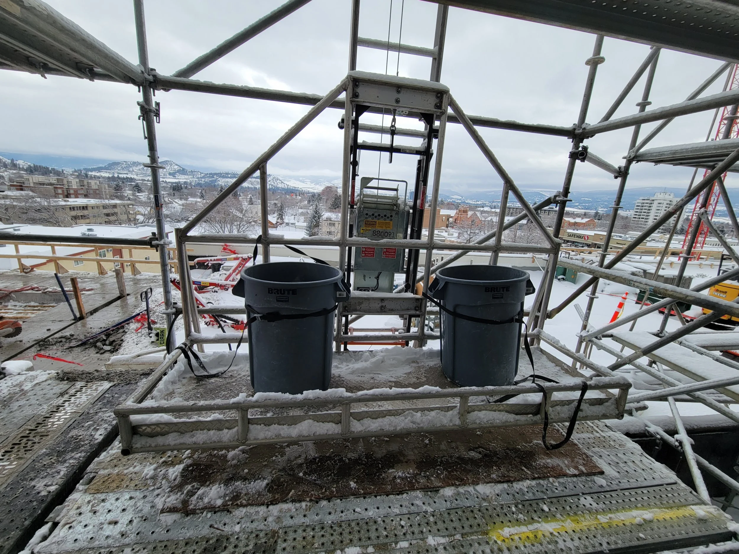 Beta Max Scaffold Hoist — HexScaffoldingInc.com