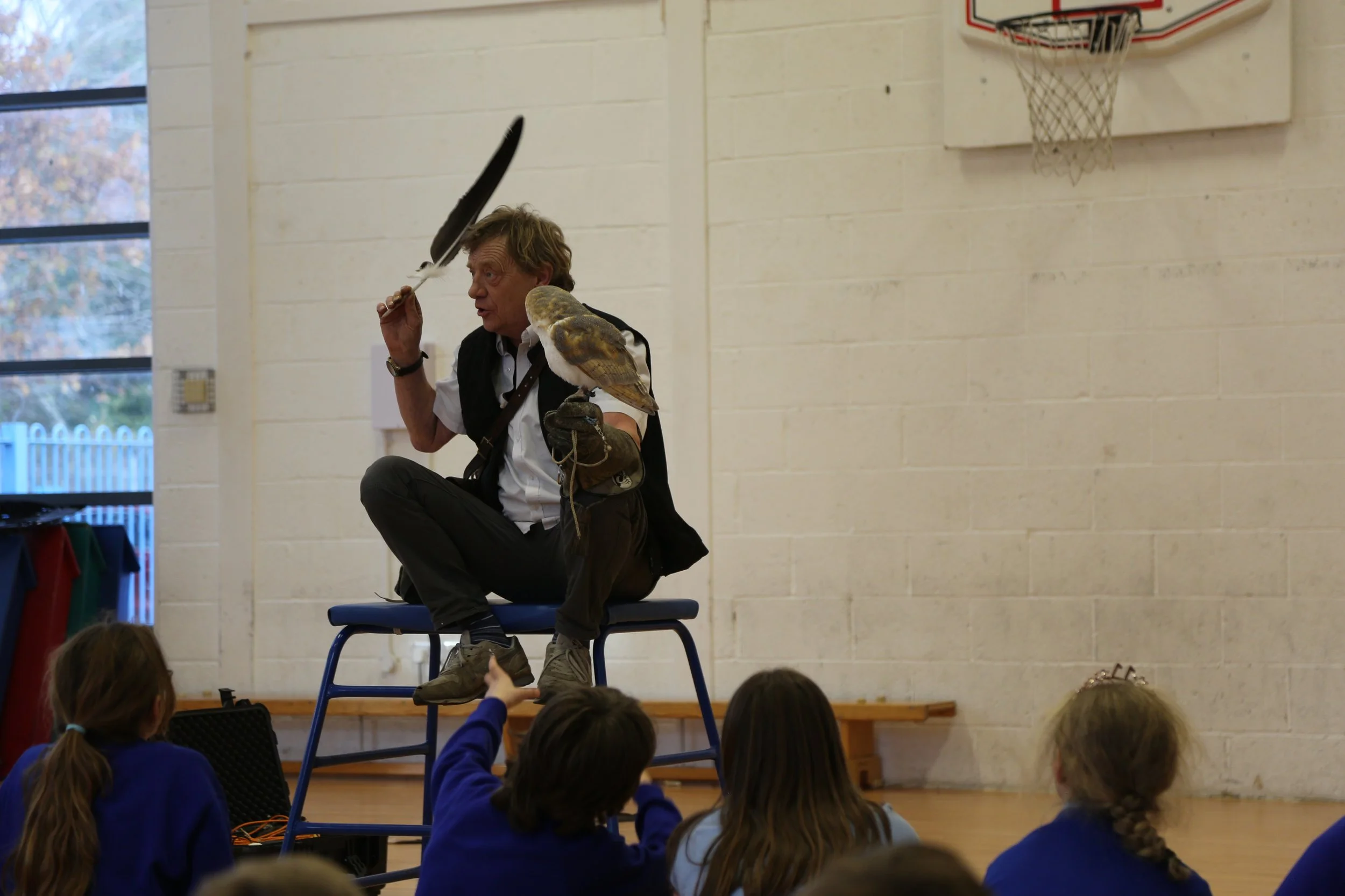 Falconry School Visits in Kent | Alan Ames Birdman