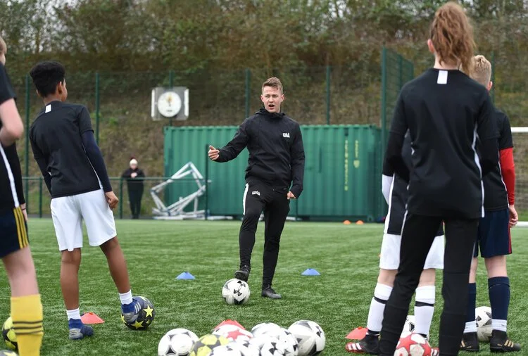 Elite one to one and group football coaching - London, Hertfordshire, Luton