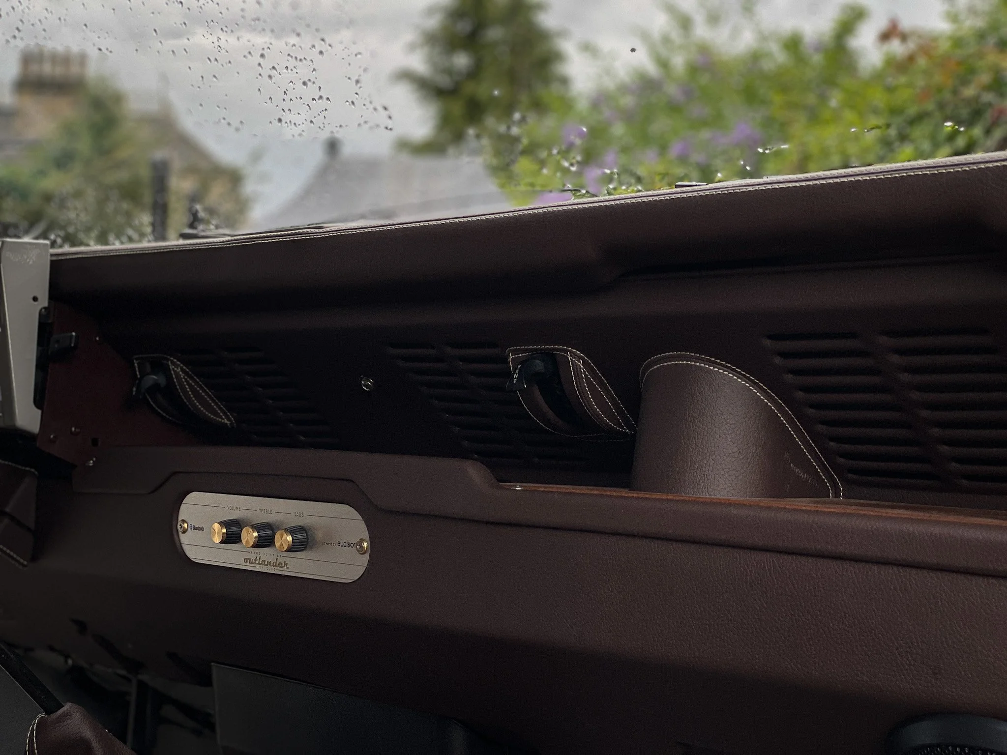 Land Rover Defender Classic Dash — outlander