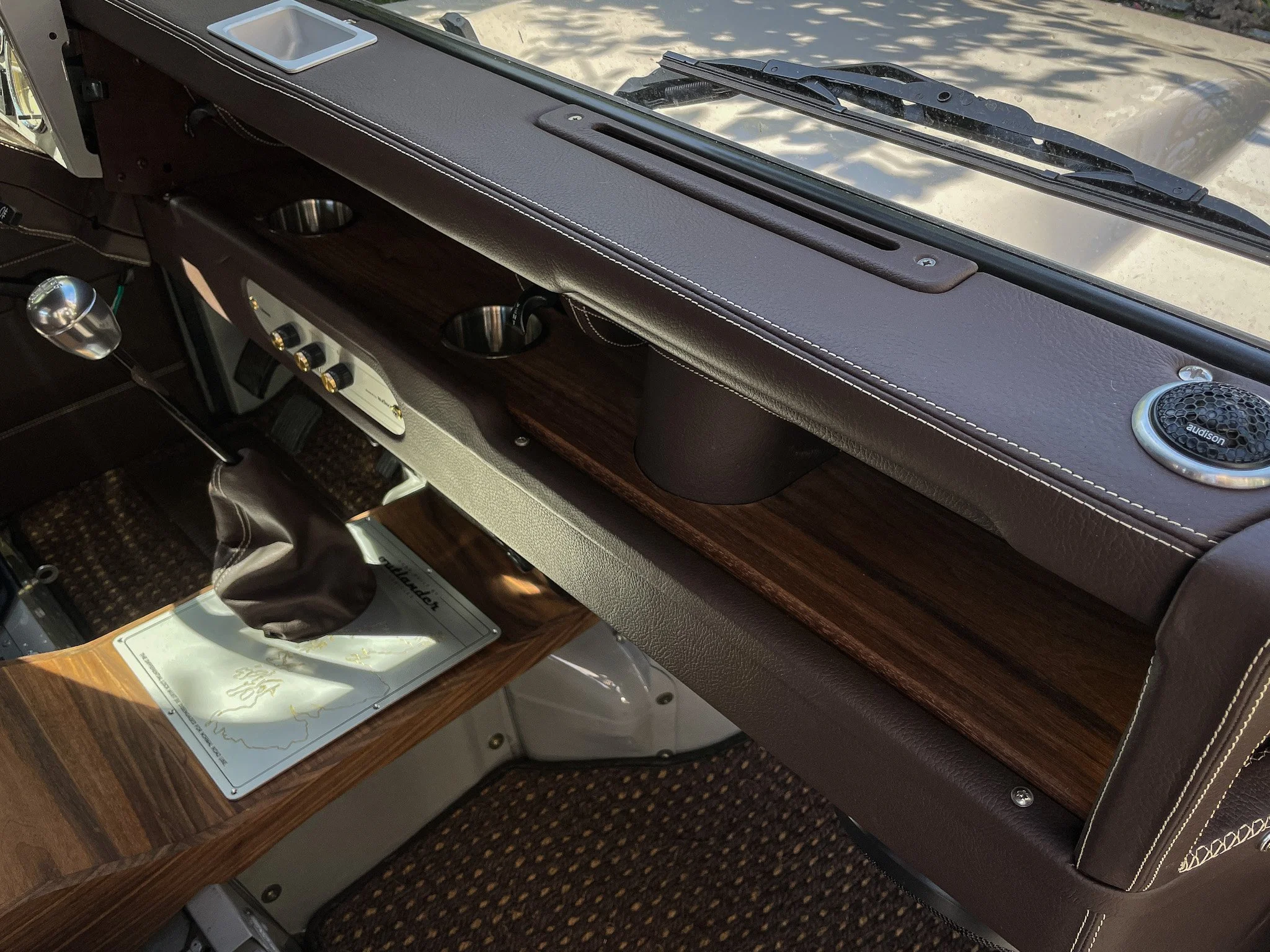 Land Rover Defender Classic Dash — outlander