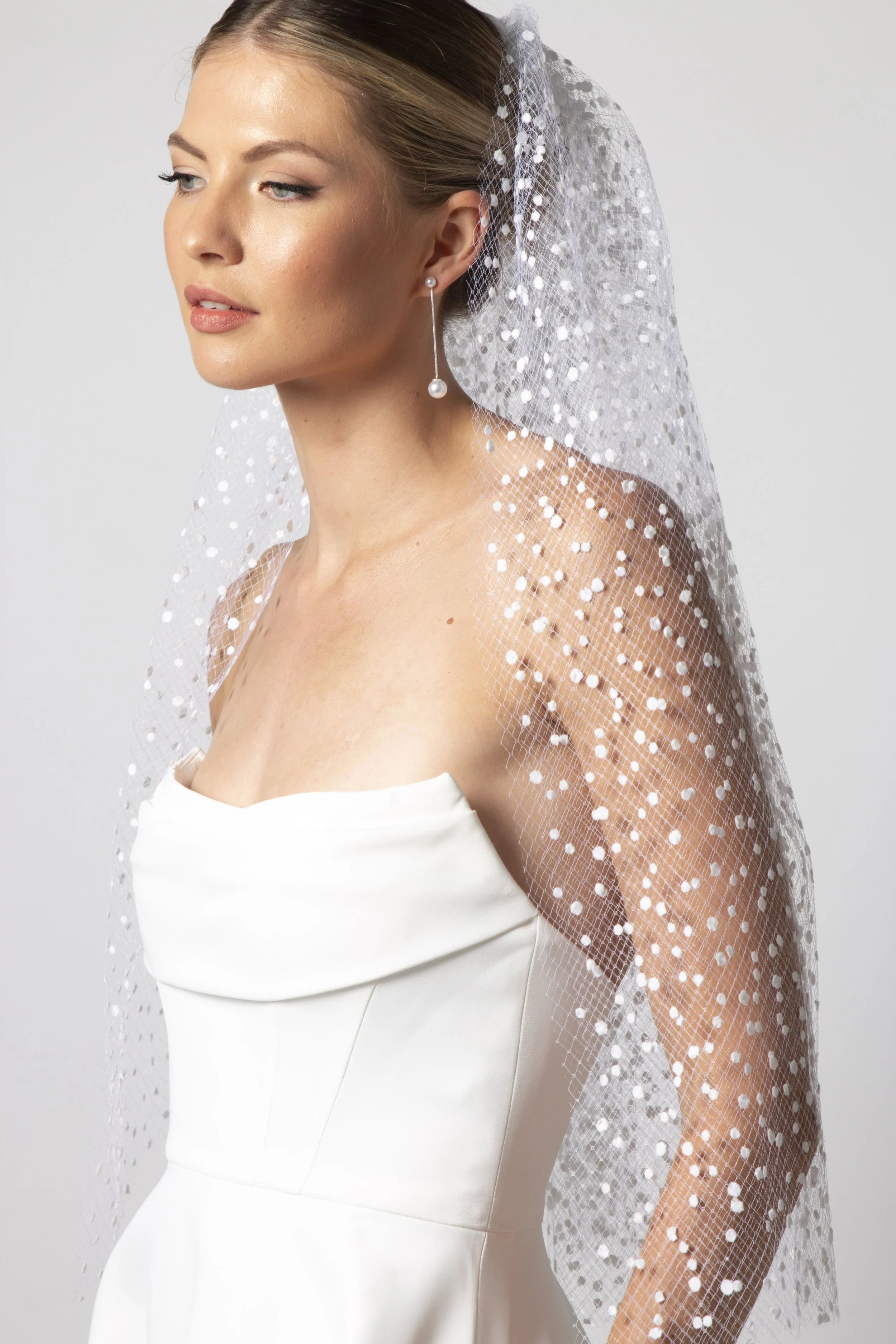 Short Wedding Veil with Blusher | Sheer Tulle | Bridal Accessories ...