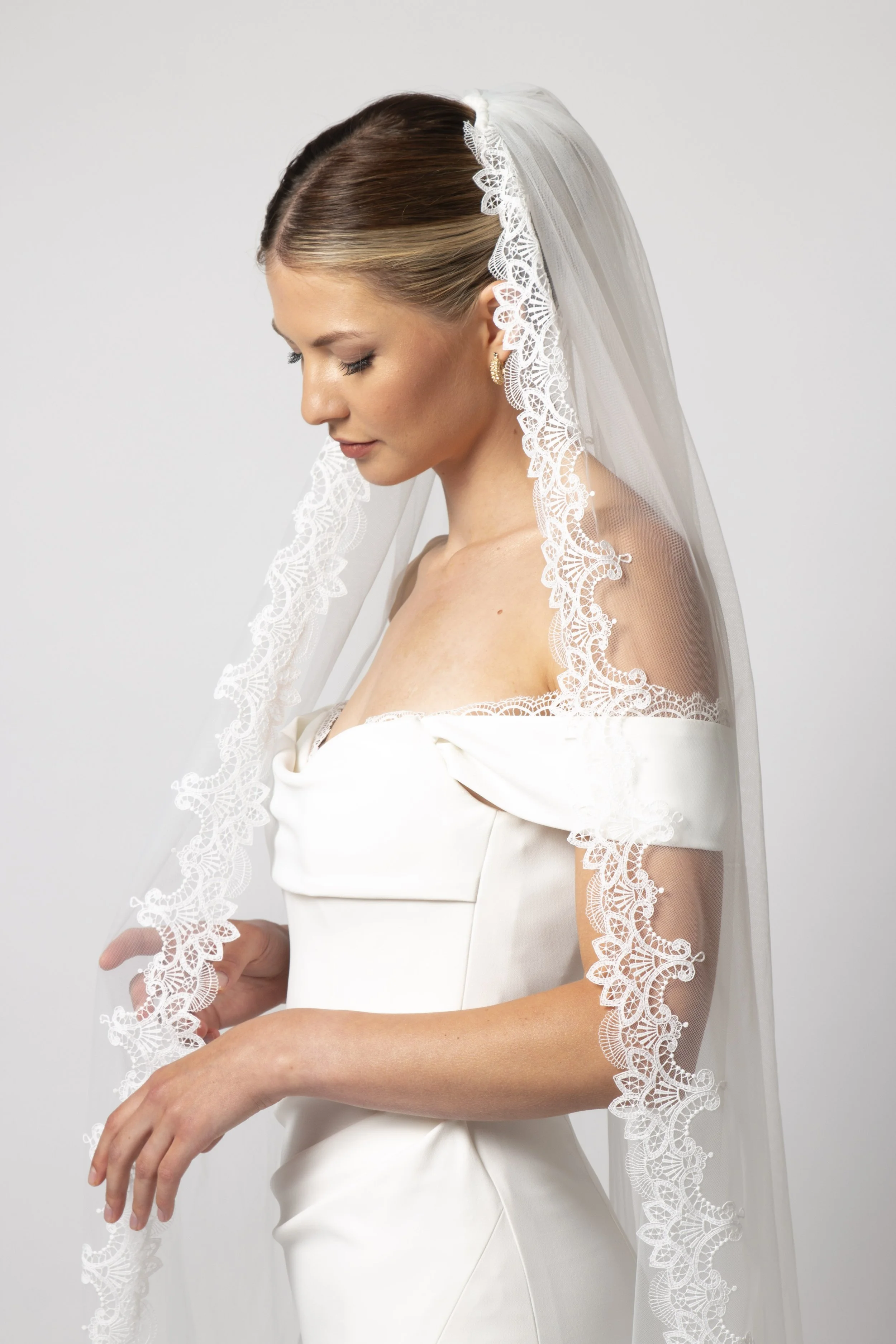 Short Wedding Veil with Blusher | Sheer Tulle | Bridal Accessories ...