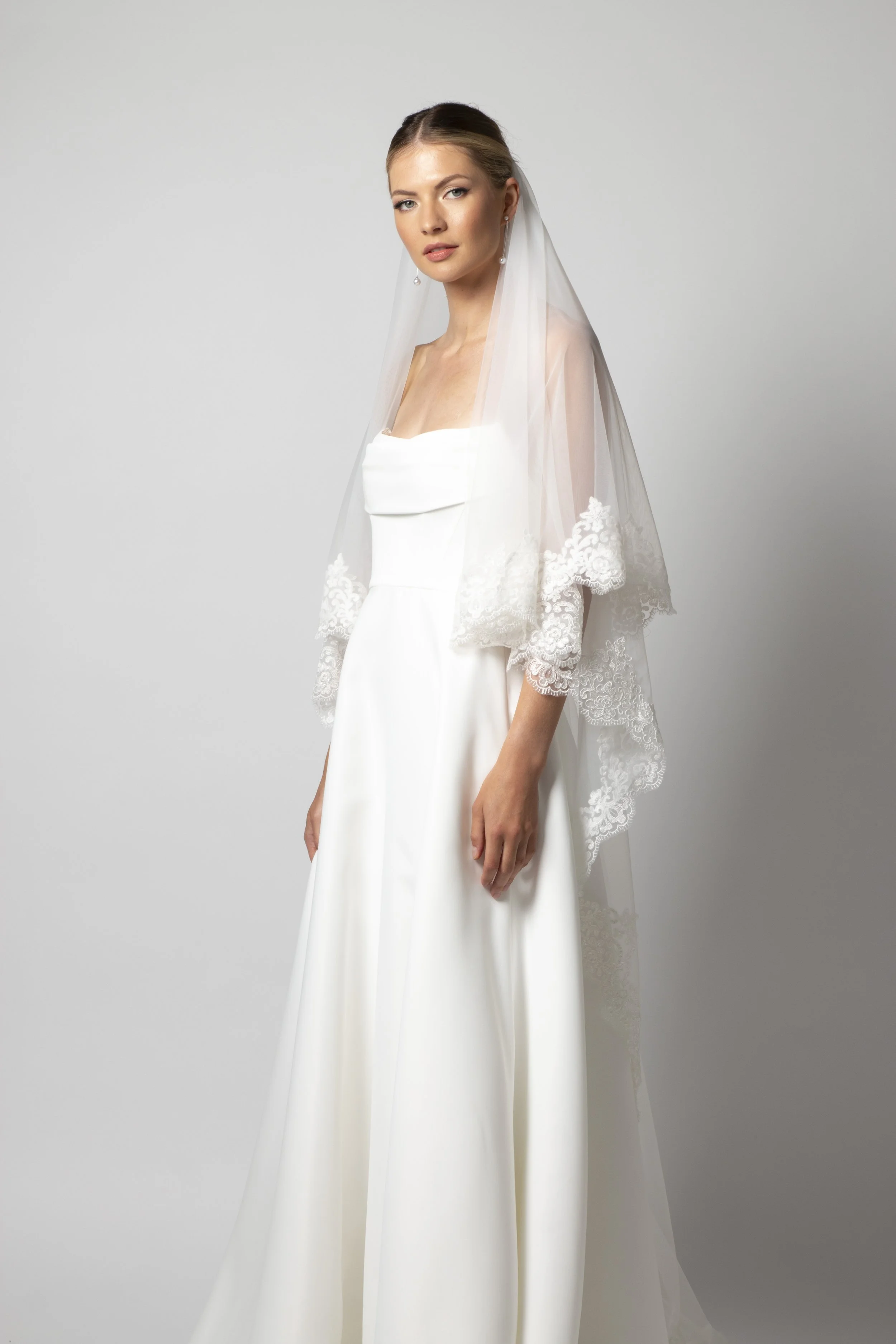 Short Wedding Veil with Blusher | Sheer Tulle | Bridal Accessories ...