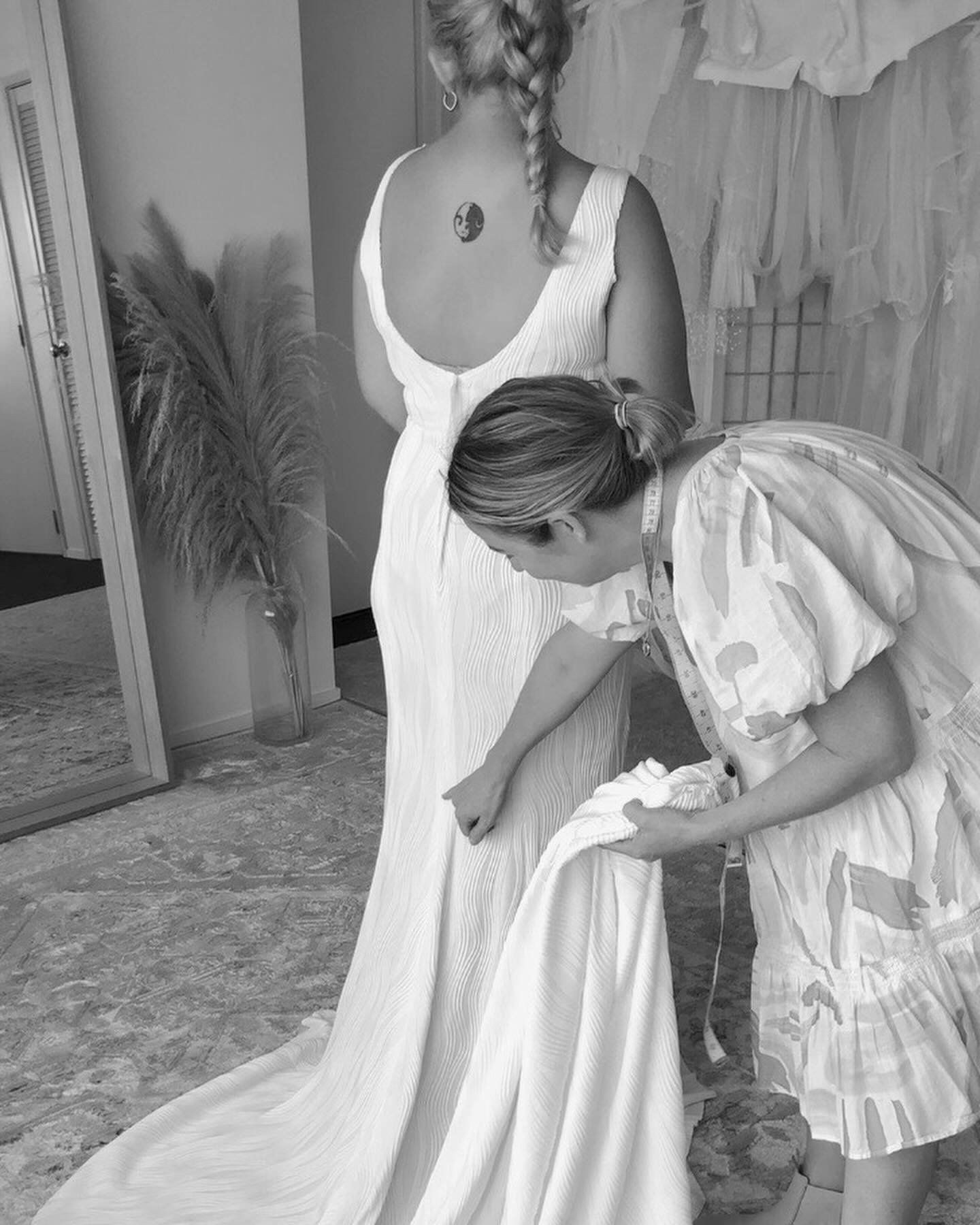 Contact Gown + Altar | Mount Maunganui Bridal Workshop — GOWN + ALTAR