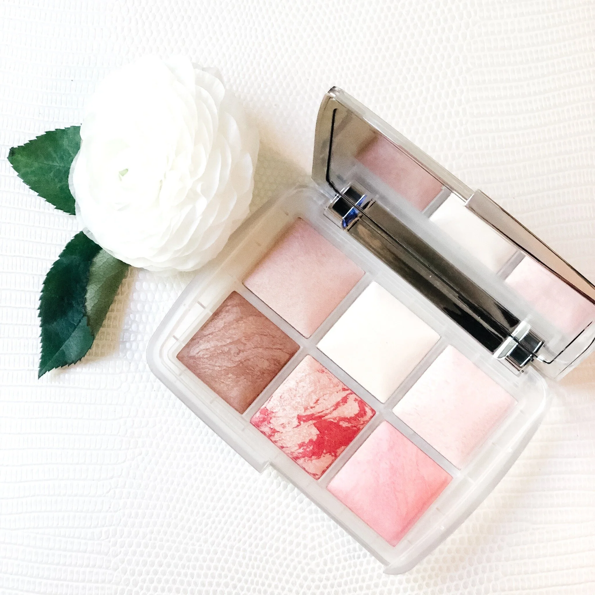 HOURGLASS AMBIENT LIGHTING EDIT GHOST PALETTE REVIEW | MARIA CONTI ...