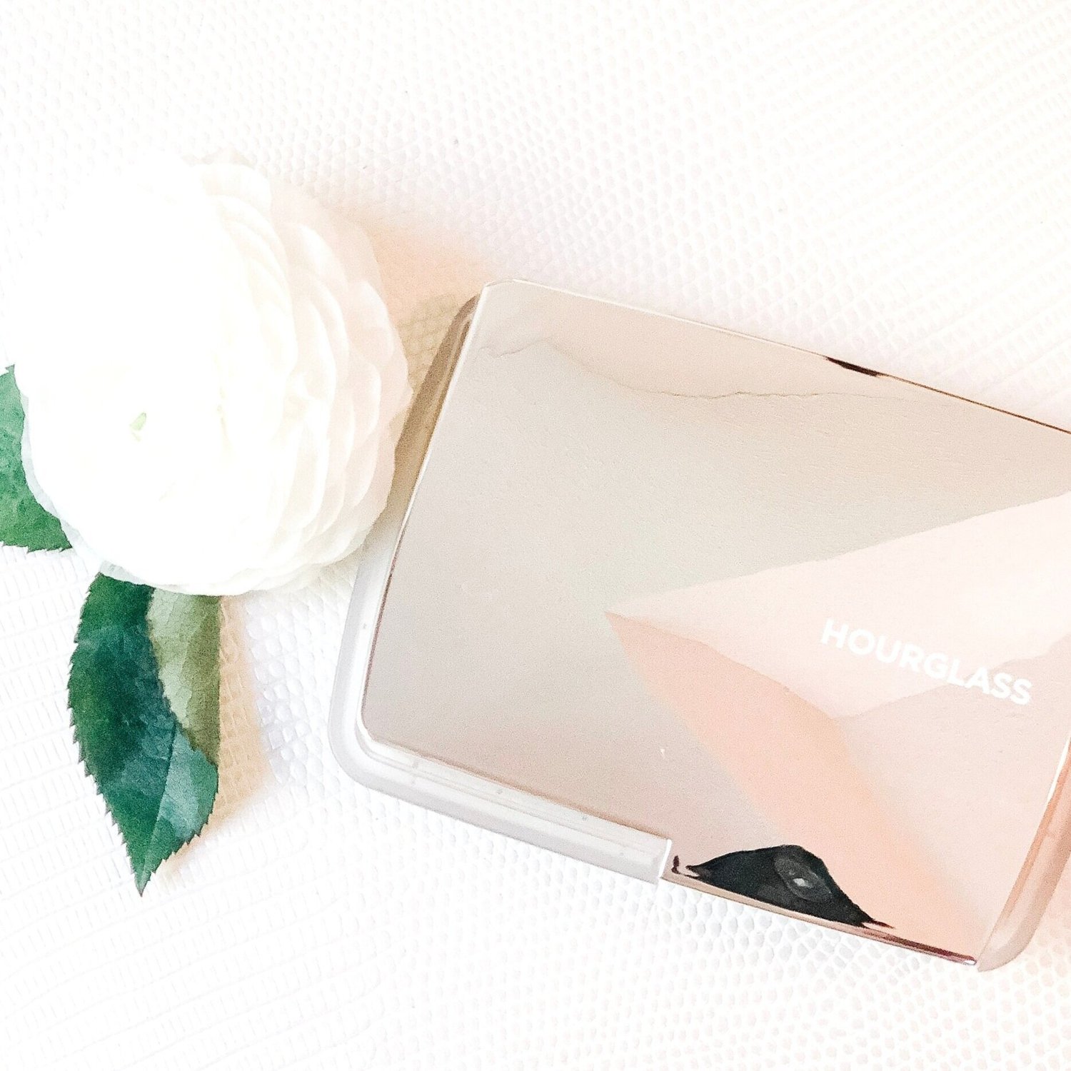 HOURGLASS AMBIENT LIGHTING EDIT GHOST PALETTE REVIEW | MARIA CONTI ...