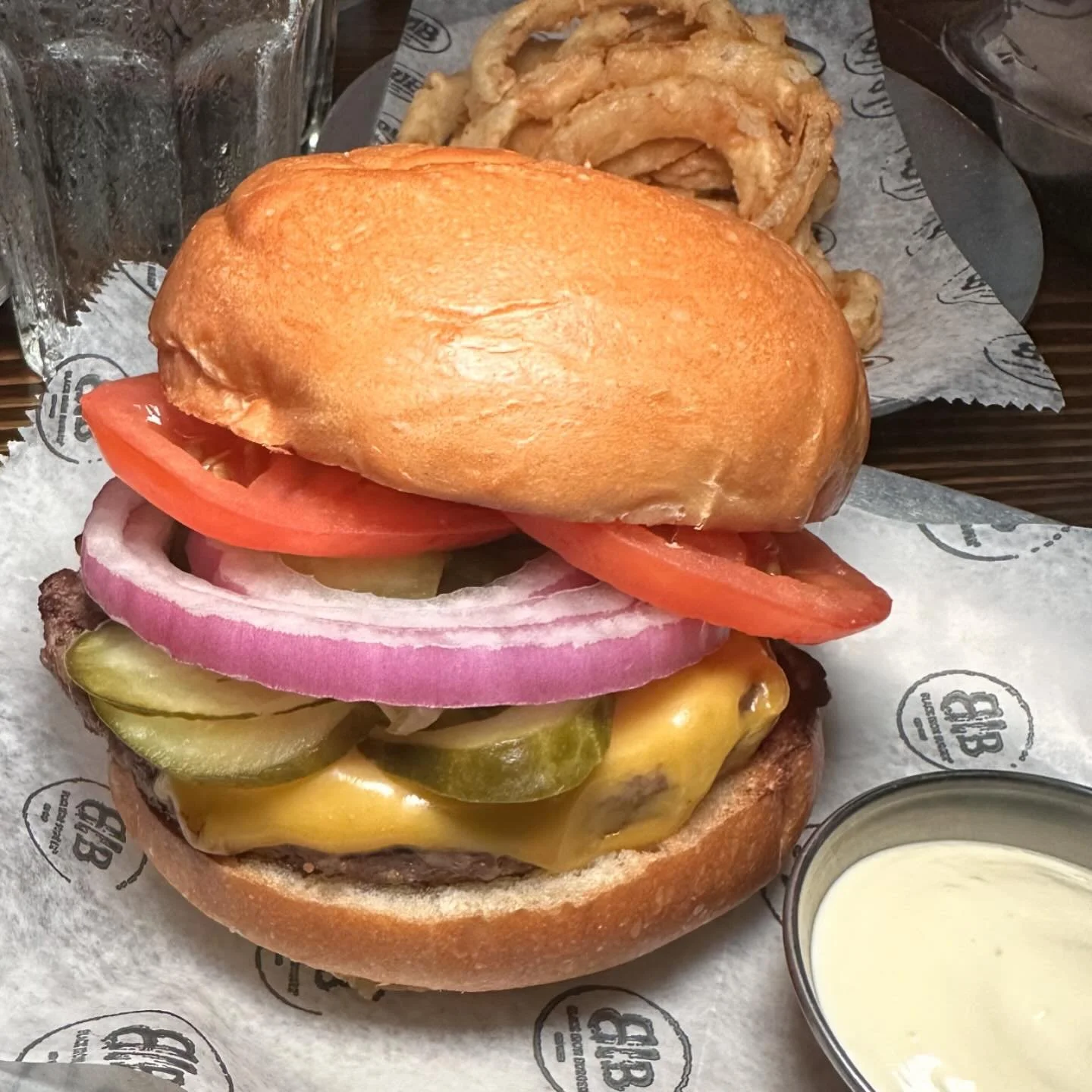 Mike Eats NYC Burgers