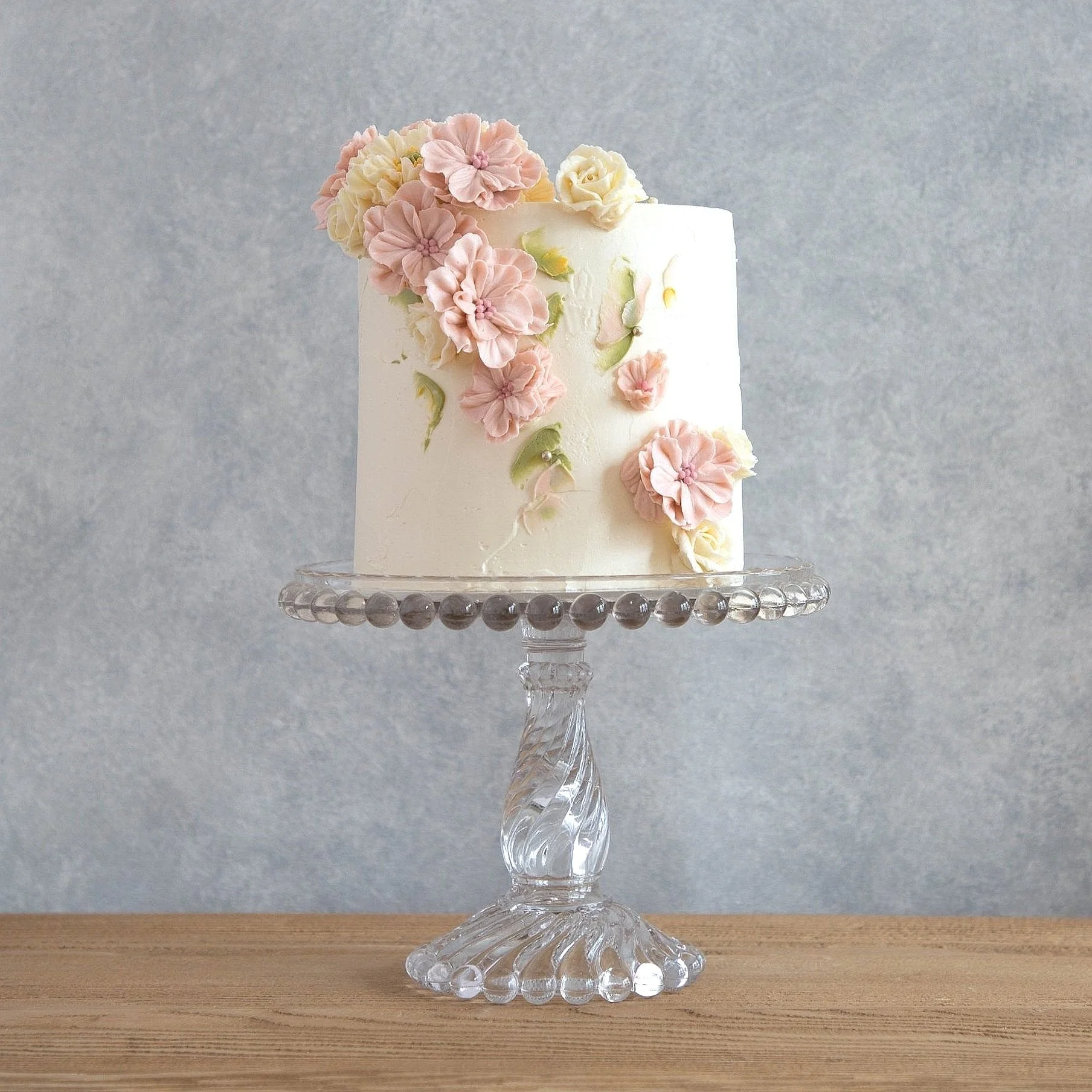 Custom wedding cakes in Sandpoint, Idaho — The Cakery On First