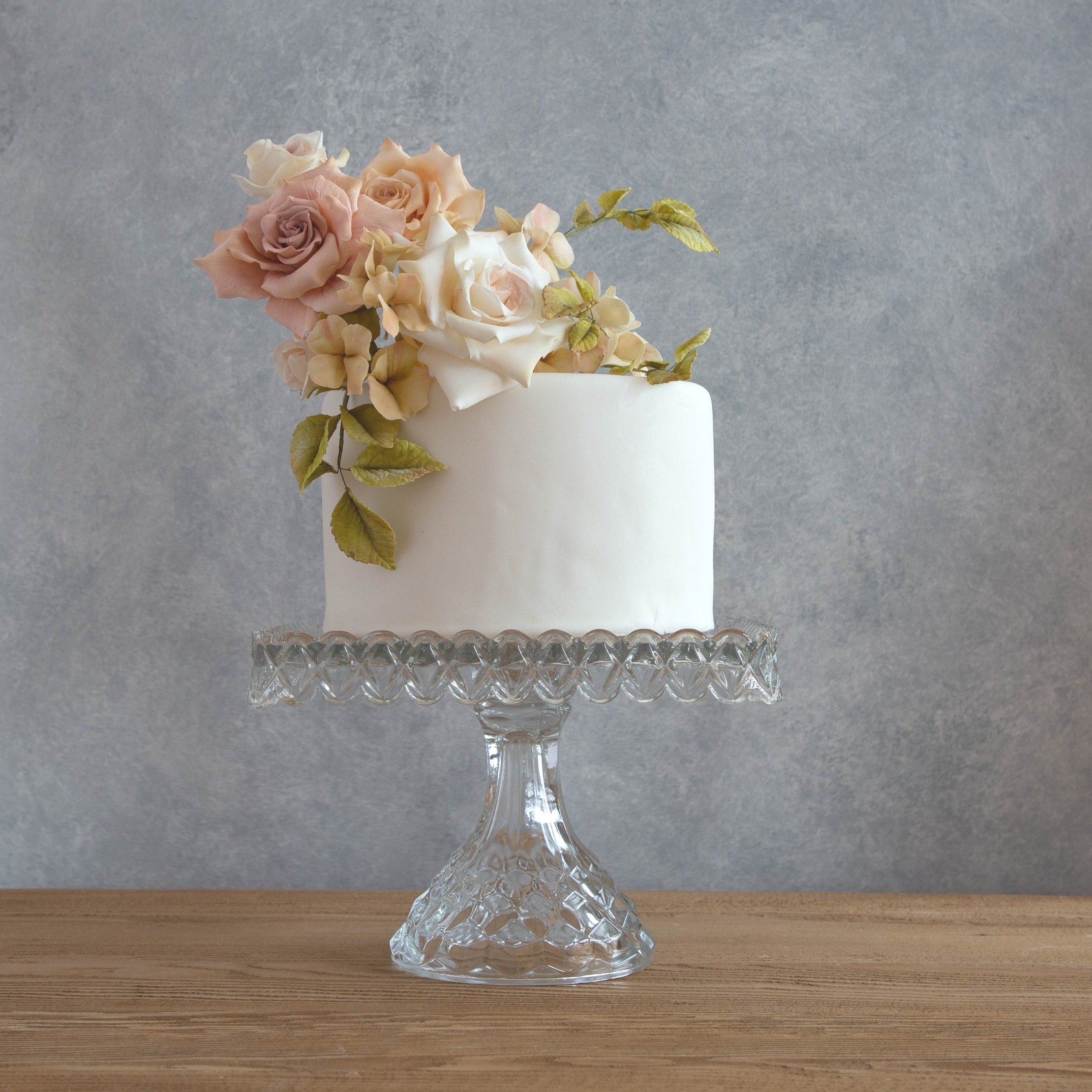 Custom wedding cakes in Sandpoint, Idaho — The Cakery On First