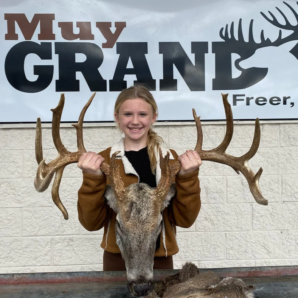 190+ Club 23-24 — Muy Grande