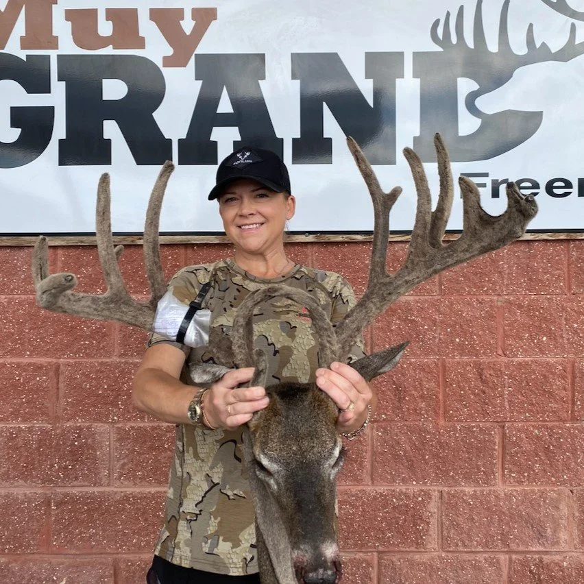 190+ Club 23-24 — Muy Grande