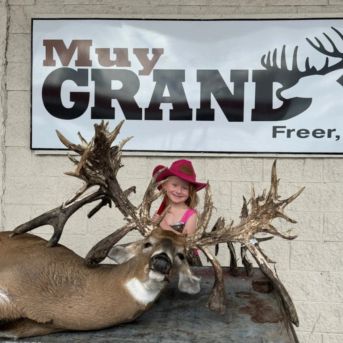 Macho Grande 24-25 — Muy Grande