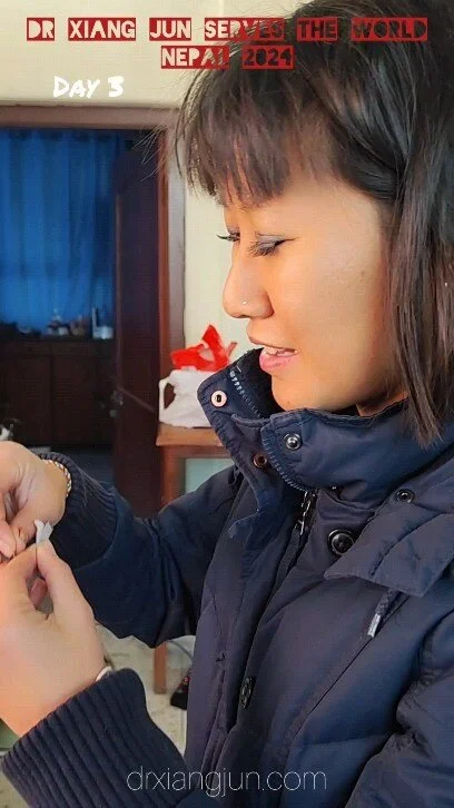 What is Moxibustion — Dr Xiang Jun -Experienced multidisciplinary TCM Physician with Doctorate ...