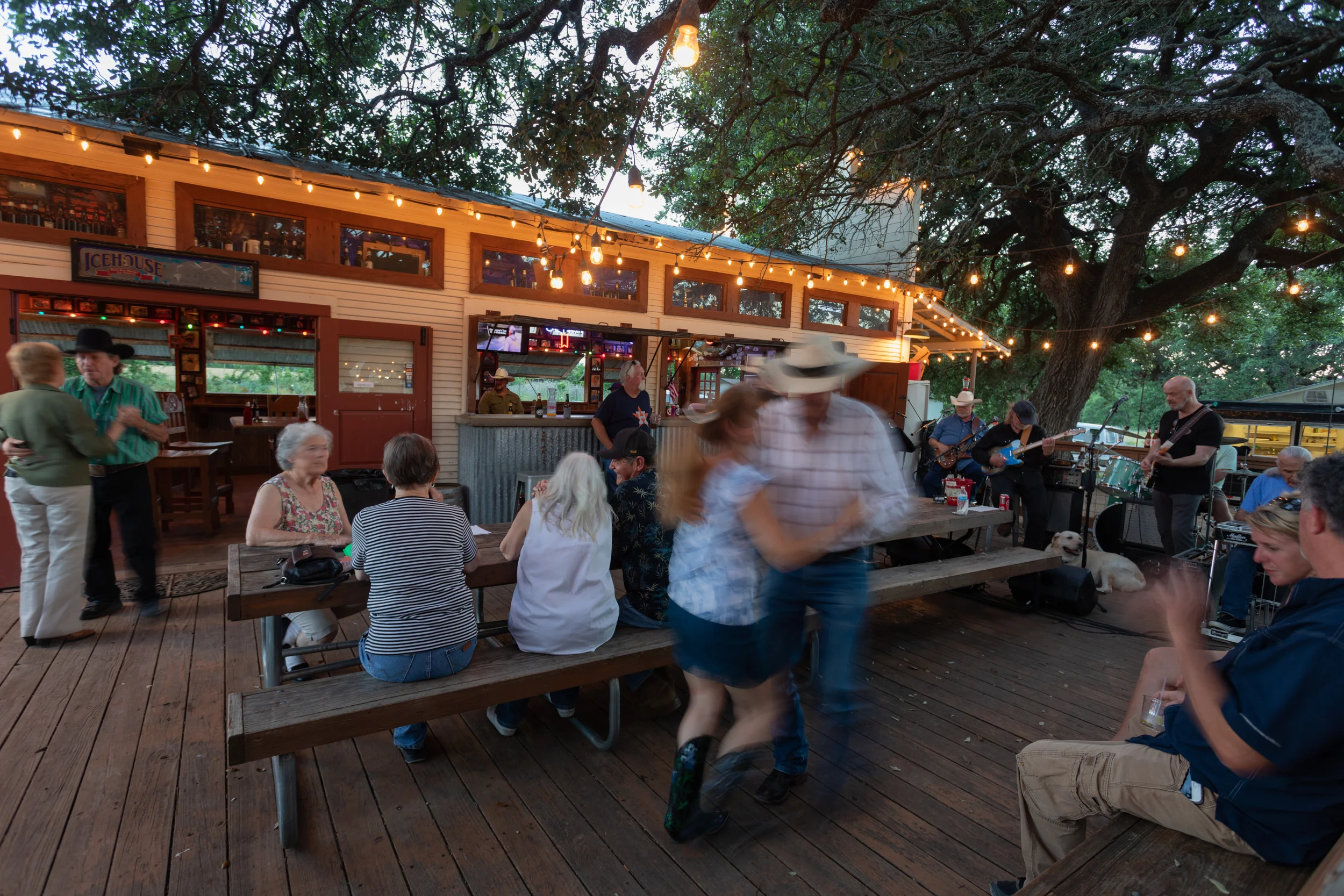 Albert, TX - ICEHOUSE & DANCEHALL