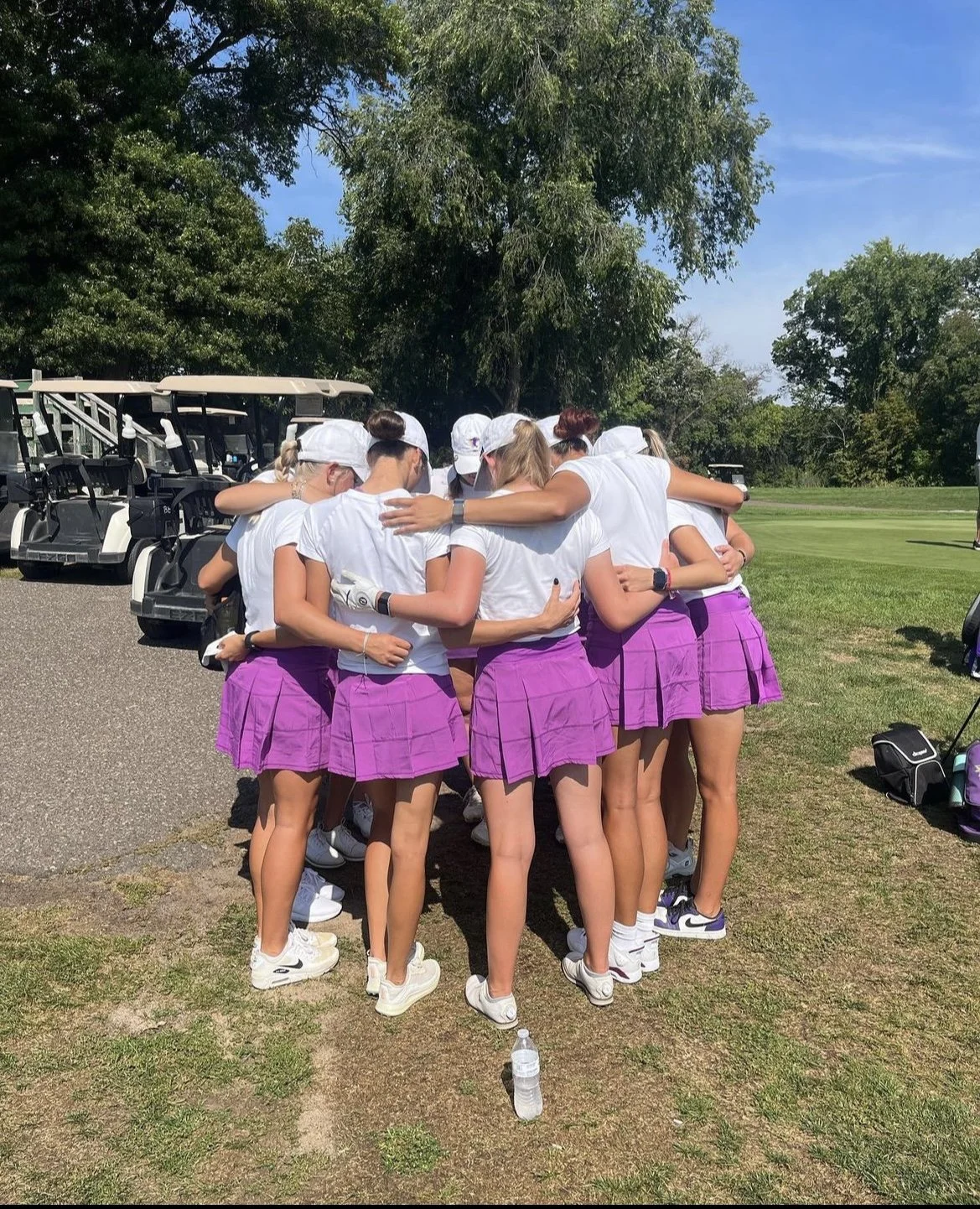 Golf team swings into MIAC championship — The Wheel