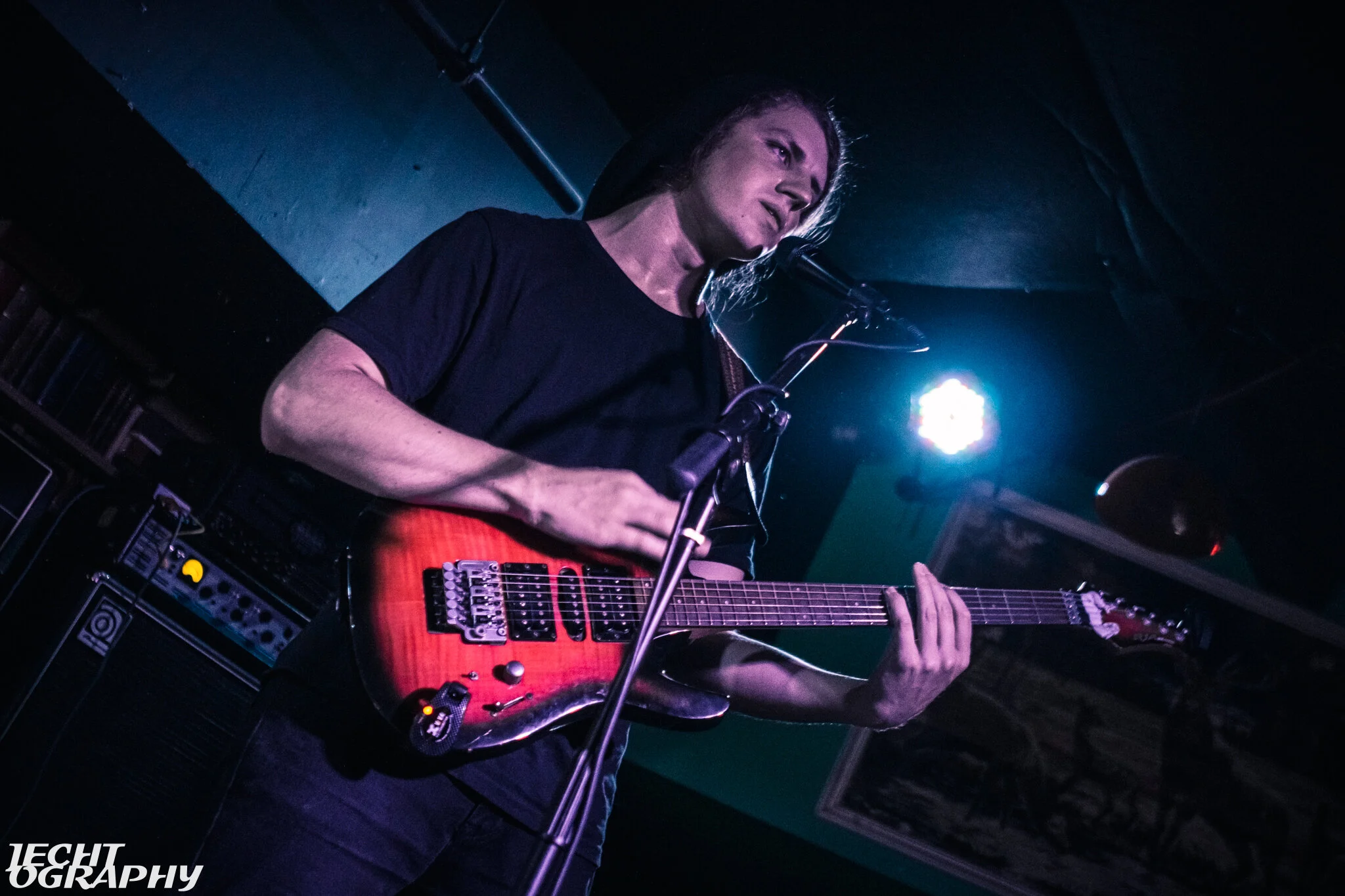 Pale Lady plays Meow — Jechtography