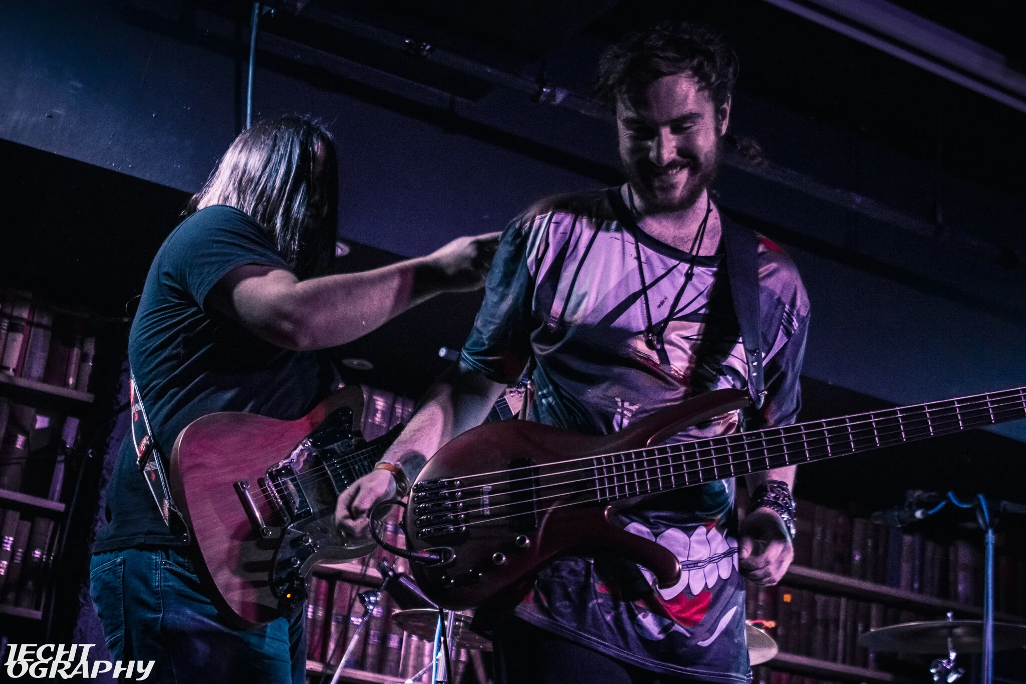Pale Lady plays Meow — Jechtography