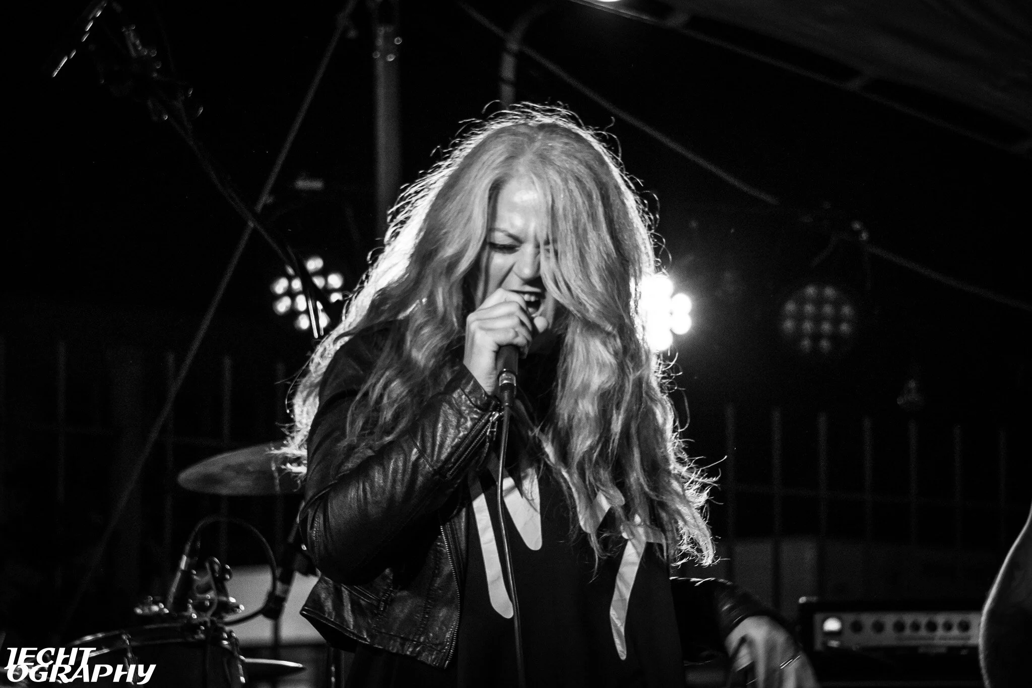 Mojo Alice plays Tuatara - The Local Scene 2020 — Jechtography